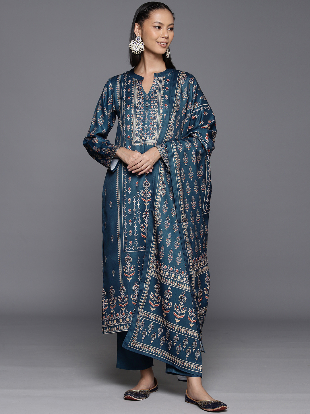 Buy Varanga Ethnic Floral Printed Winter Straight Kurta With Trousers ...