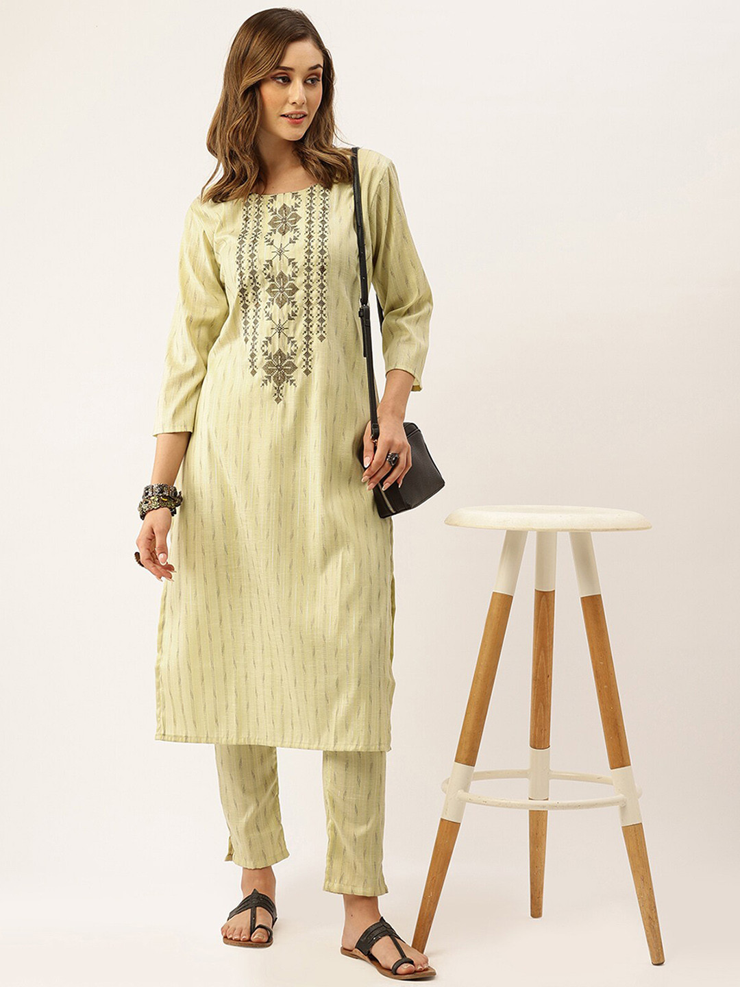 Buy ODETTE Floral Embroidered Thread Work Kurta With Trousers - Kurta ...