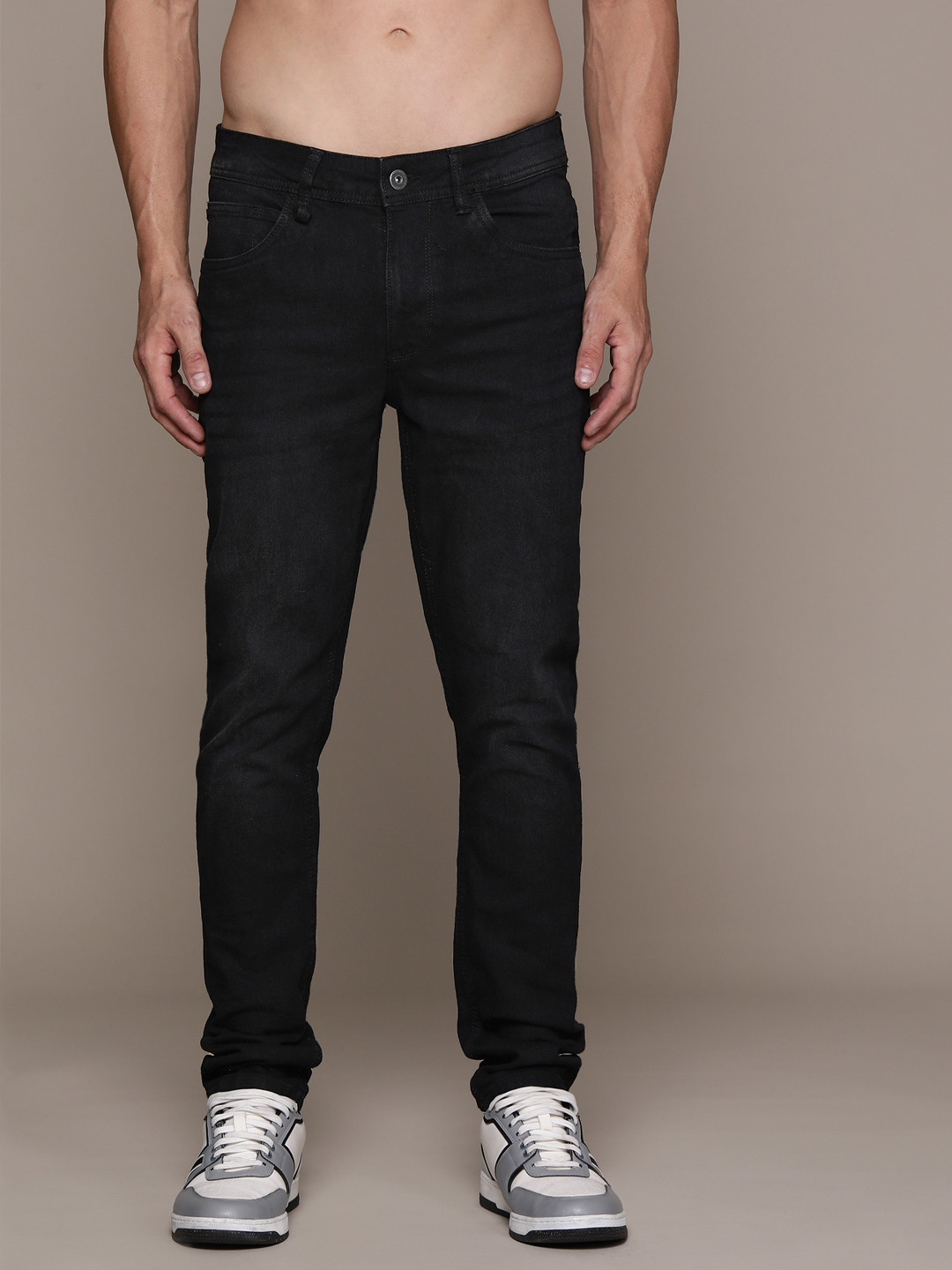 Buy The Roadster Lifestyle Co. Men Tapered Fit Stretchable Jeans ...