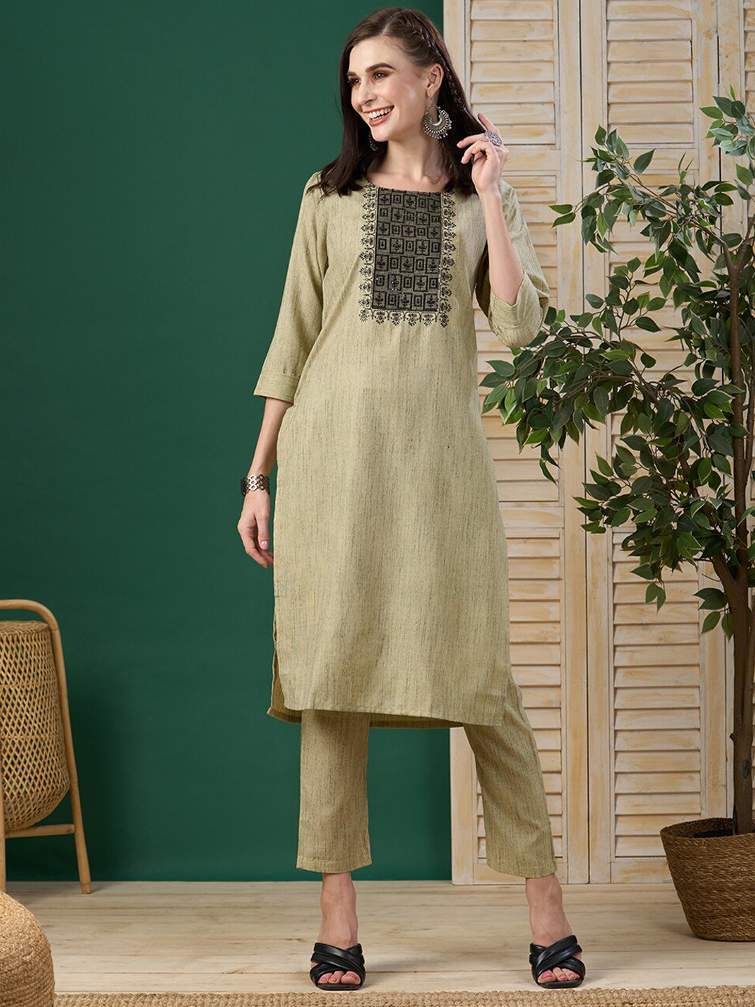 Buy ZOLA Ethnic Motifs Yoke Design Regular Sequinned Kurta With ...