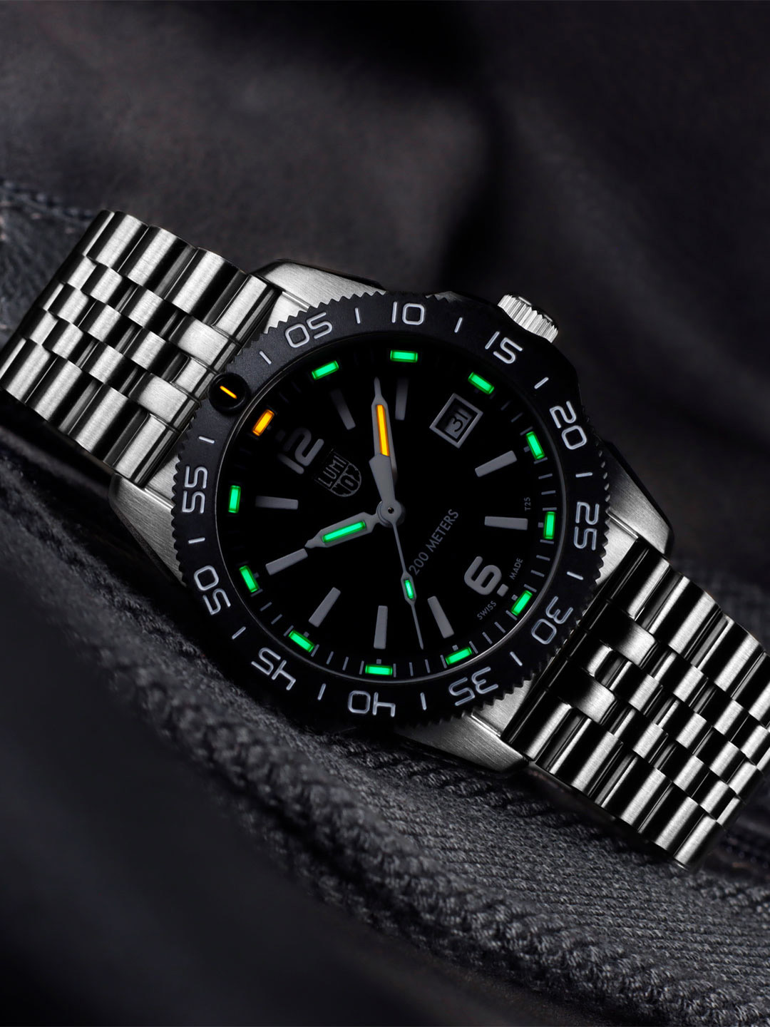 Buy Luminox Men Stainless Steel Bracelet Style Straps Analogue Watch XS ...