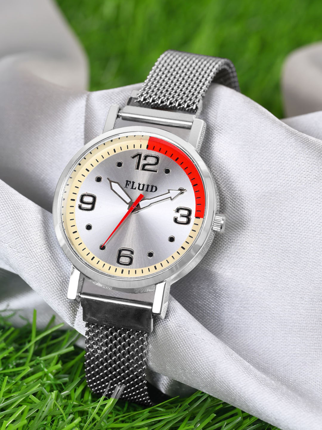 Buy FLUID Women Dial & Bracelet Style Straps Water Resistant Analogue ...