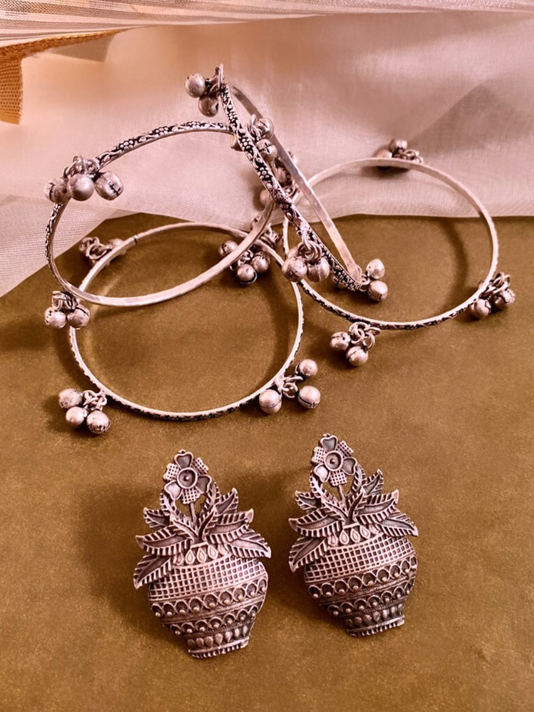 Buy ATIBELLE Set Of 5 Silver Plated Beaded Bangles With Pair Of Kalash ...