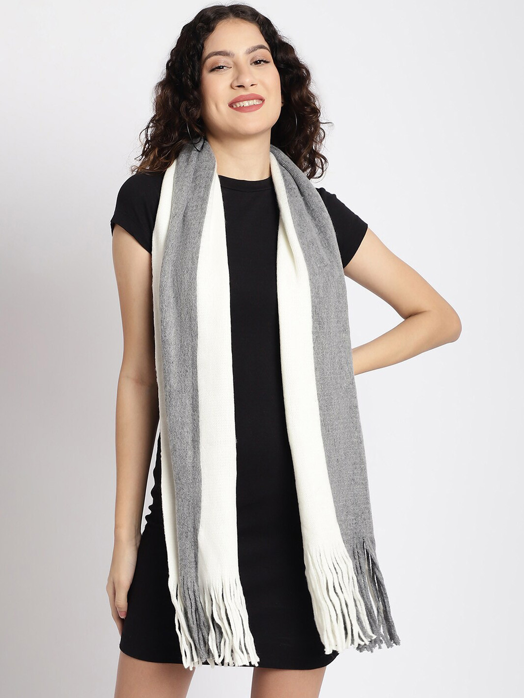 Buy ELLIS Self Design Mufflers - Mufflers for Women 24910154 | Myntra