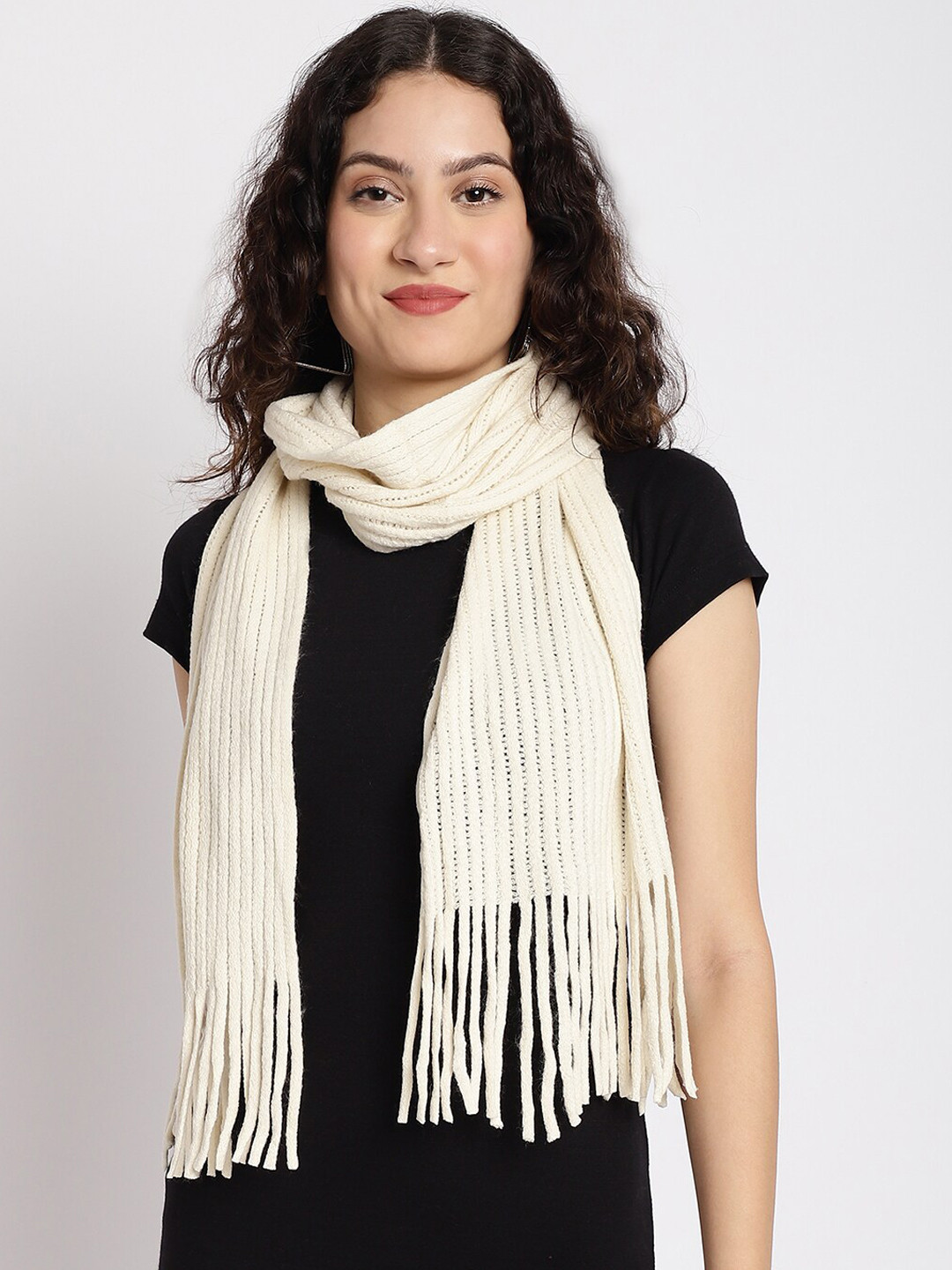 Buy ELLIS Self Design Mufflers - Mufflers for Women 24910258 | Myntra