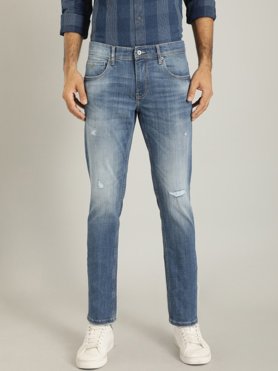 Buy Indian Terrain Men Kruger Low Distress Skinny Fit Light Fade ...