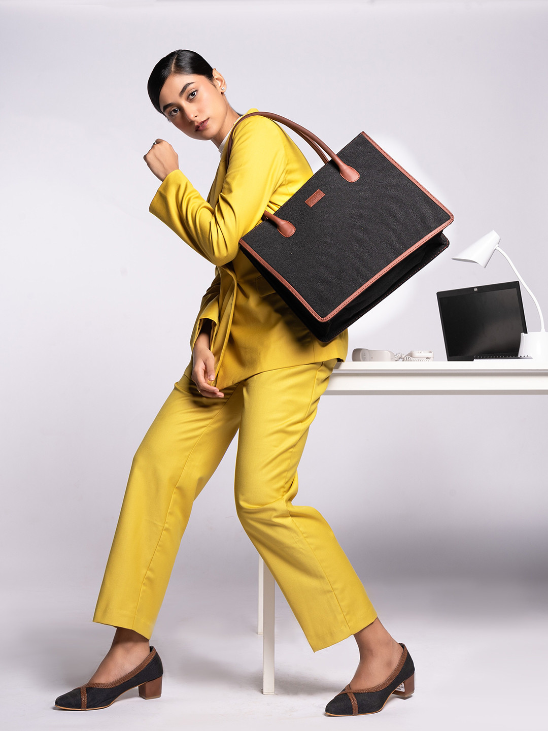 Buy ZOUK Structured Jute Tote Bag - Handbags for Women 24921280 | Myntra