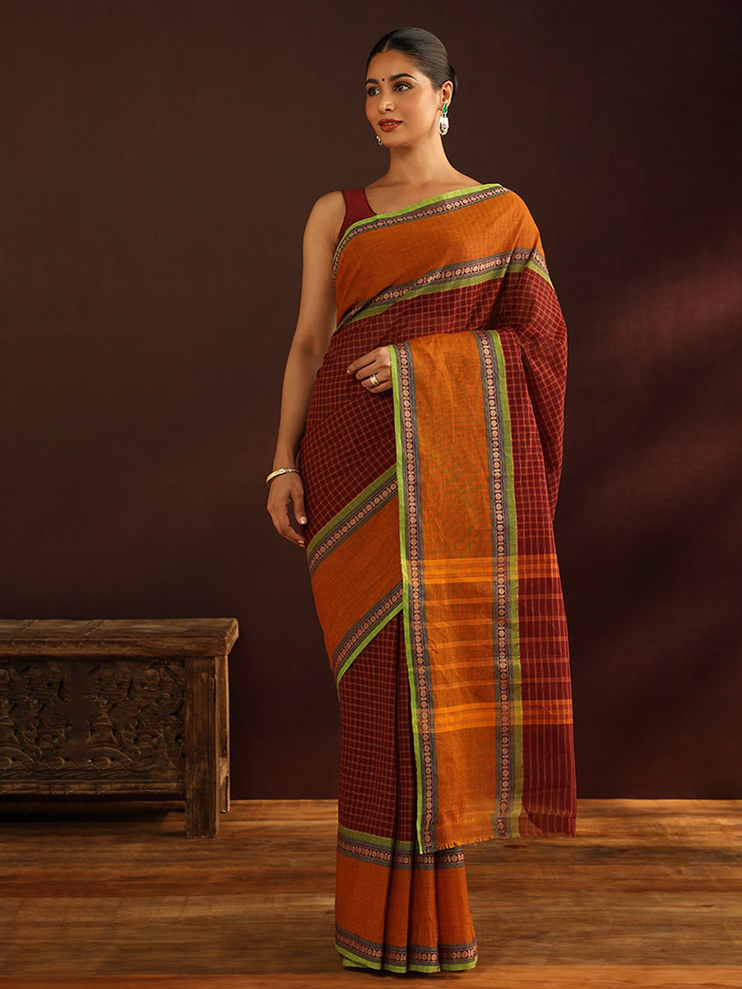 Buy Taneira Checked Pure Cotton Chettinad Saree - Sarees for Women ...