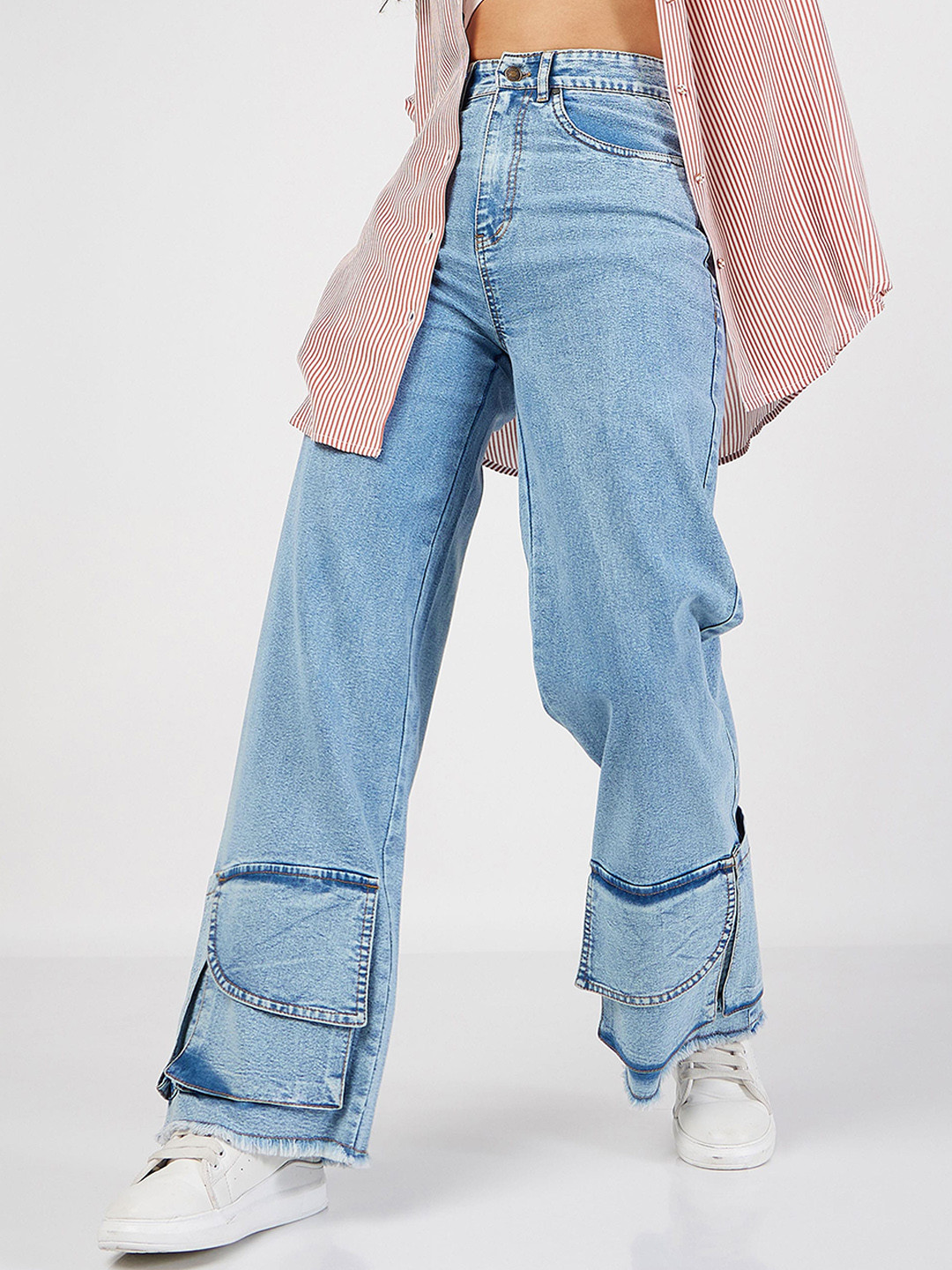 Buy SASSAFRAS Women Straight Fit High Rise Clean Look Light Fade Jeans ...