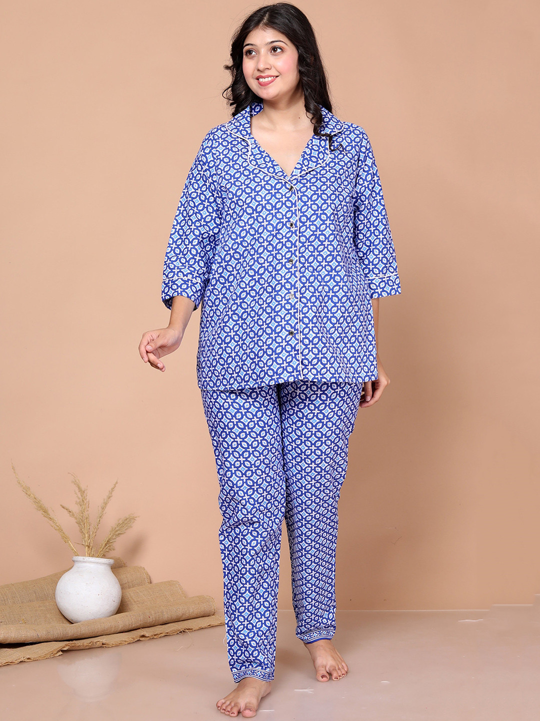 Buy SP DESIGNS Ethnic Motifs Printed Lapel Collar Pure Cotton Night ...