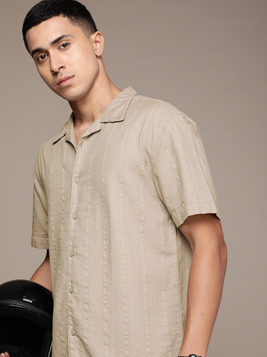 Buy Roadster Men Relaxed Opaque Dobby Cotton Casual Shirt - Shirts for ...