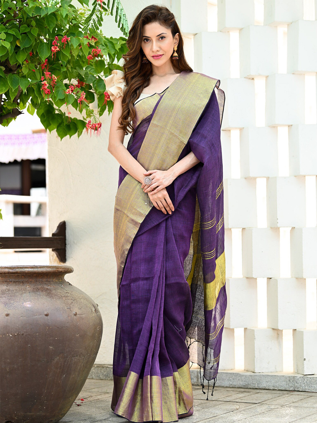 Buy BEATITUDE Woven Design Zari Pure Linen Saree - Sarees for Women ...