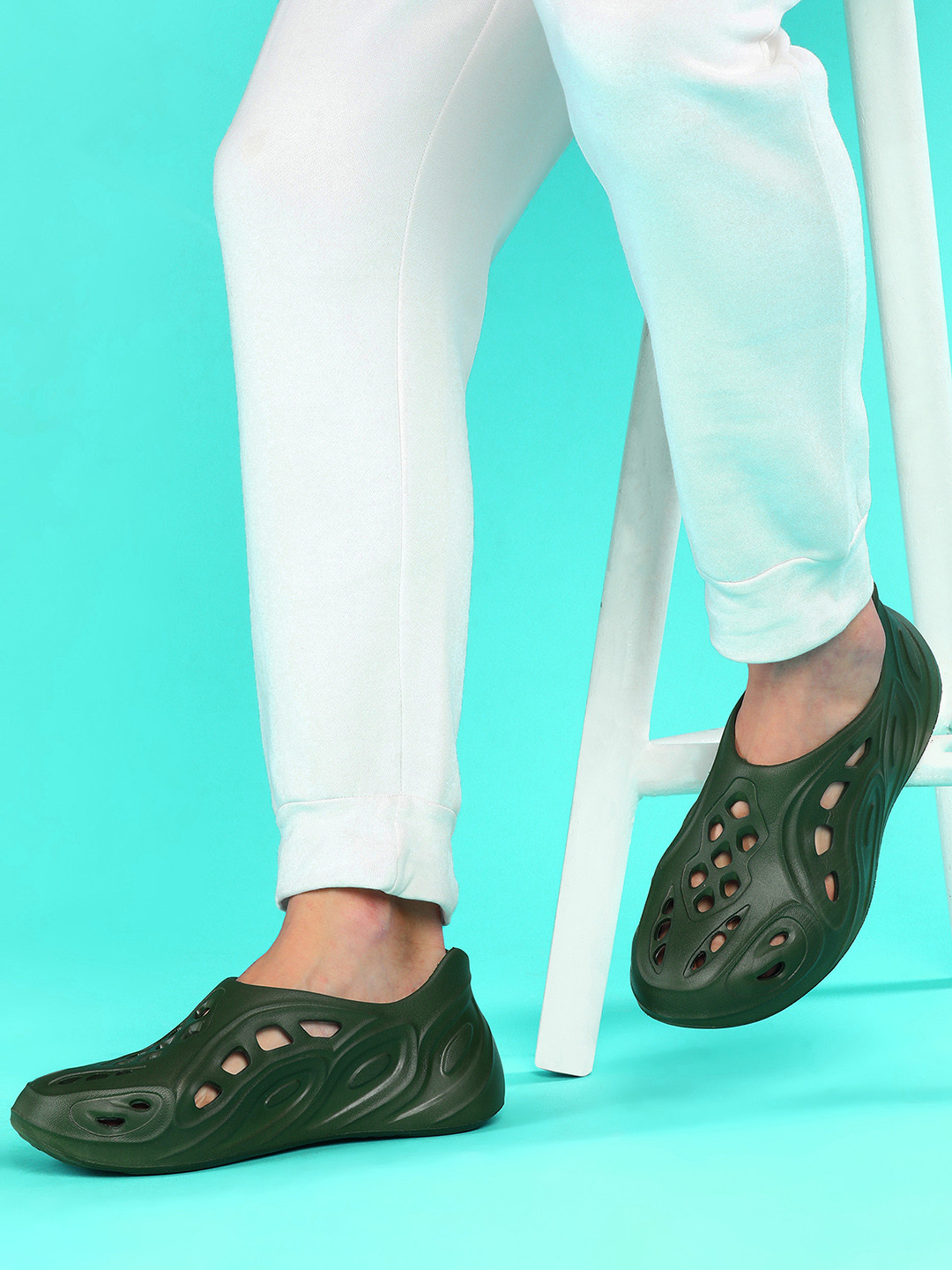 Buy Paragon Men Textured Rubber Clogs - Flip Flops for Men 25142926 ...