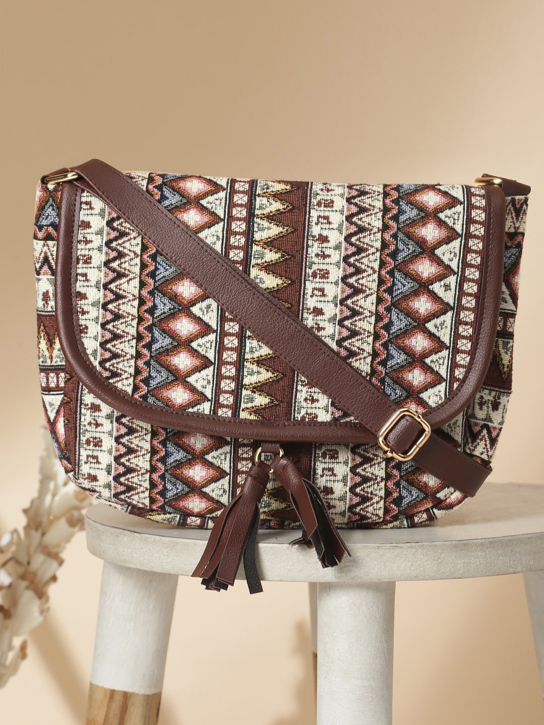 Buy DEEBACO Self Design Structured Sling Bag - Handbags for Women ...