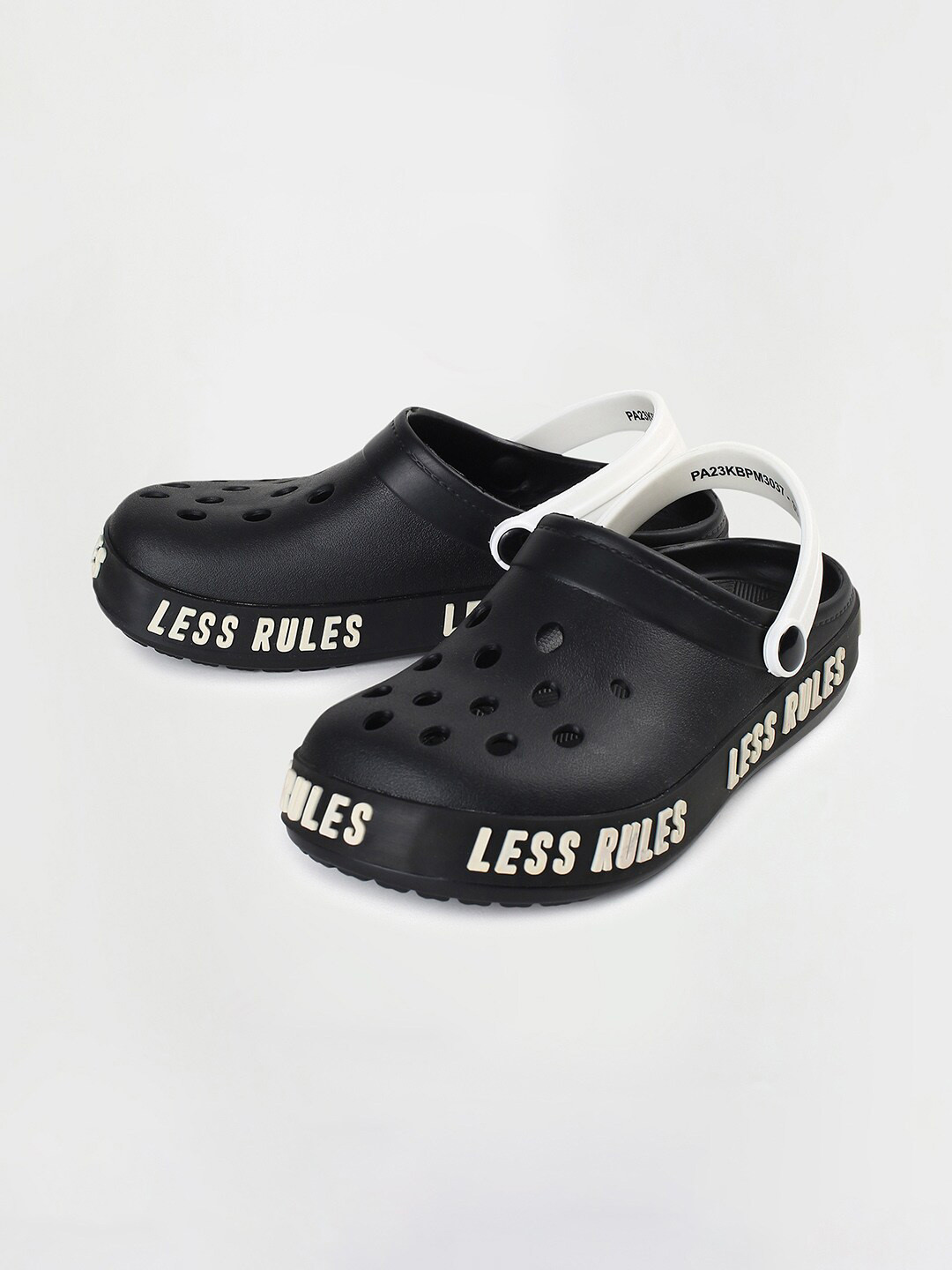 Buy Max Boys Self Design Clogs - Flip Flops for Boys 25167768 | Myntra