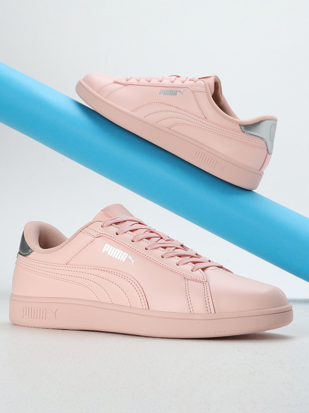Buy Puma Women SMASH V1Sneakers - Casual Shoes for Women 25304442 | Myntra