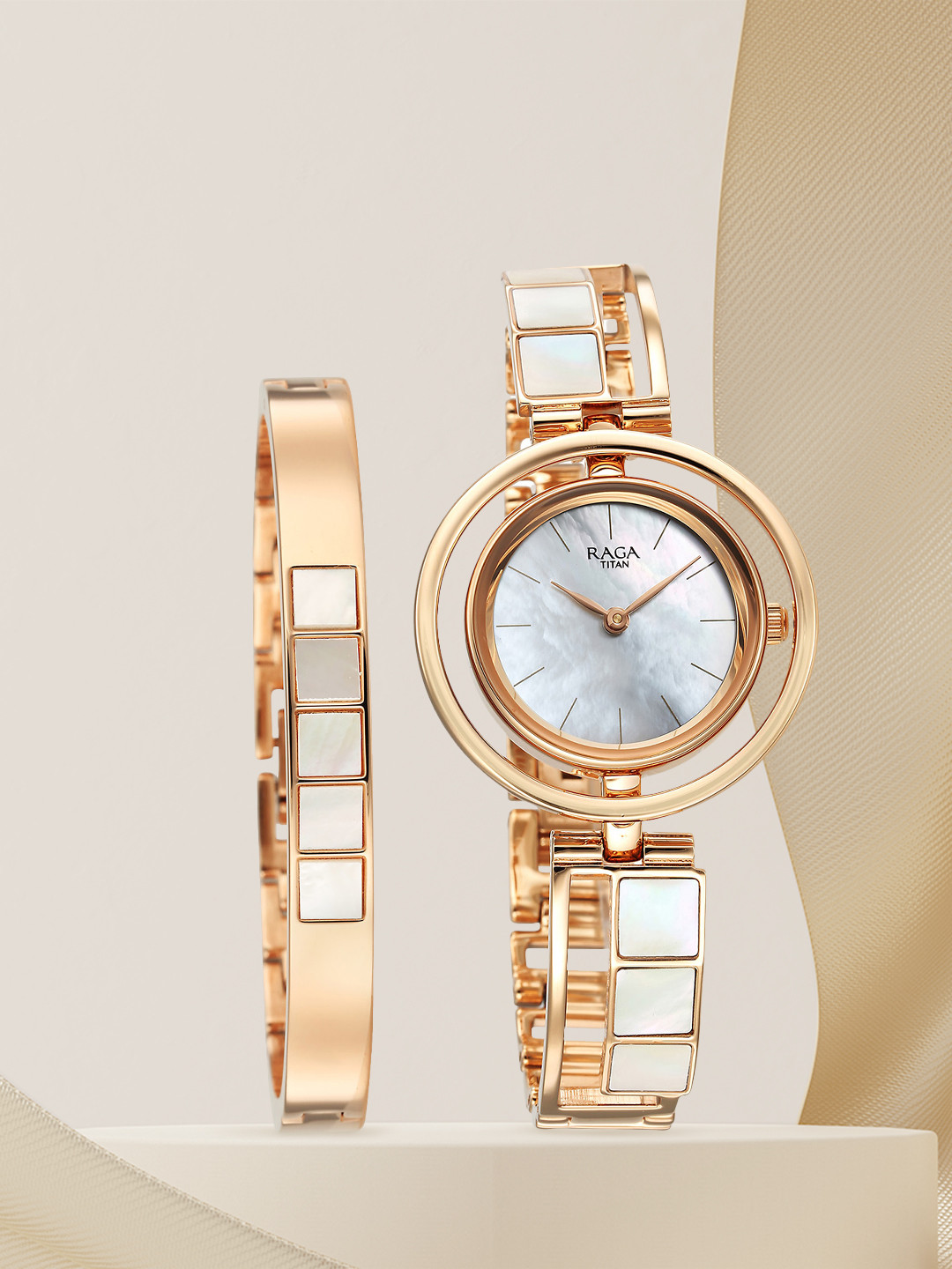Buy Titan Women Bracelet Style Metal Straps Analogue Watch 95232WM01F ...