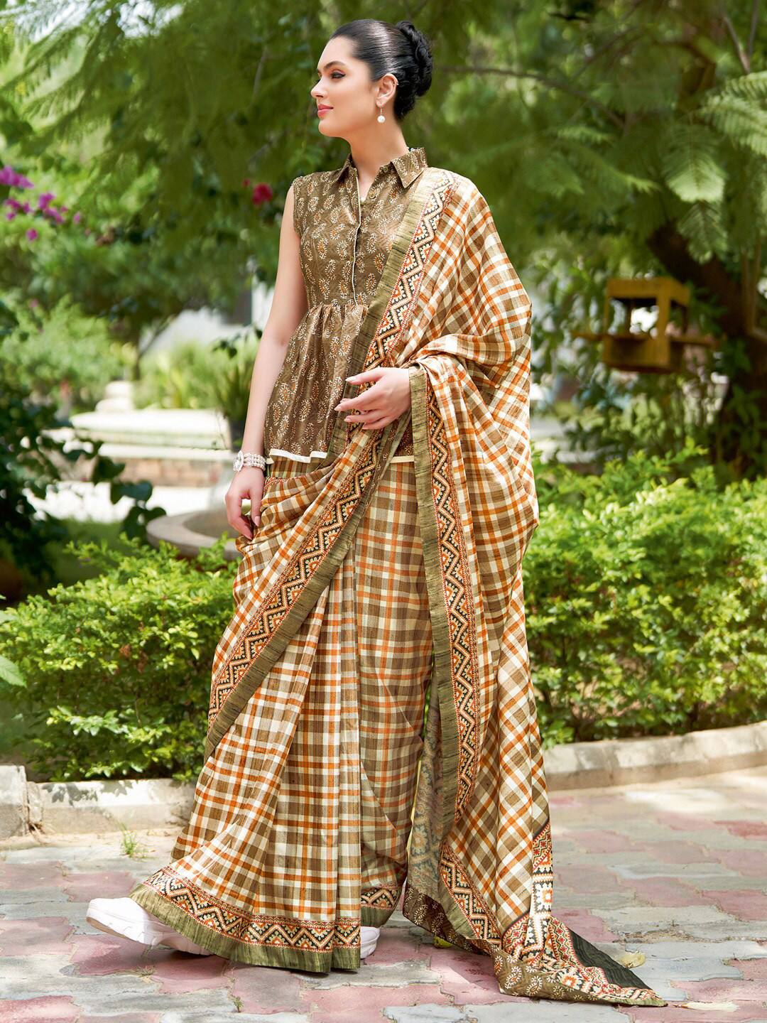 Buy Saree Mall Beige & Red Checked Silk Blend Block Print Sarees ...