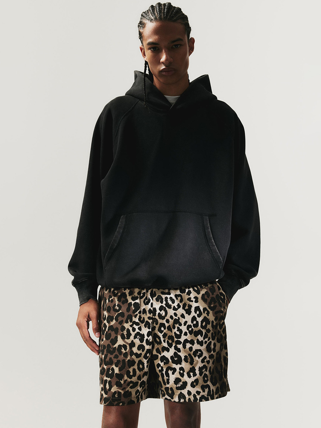 Buy H&M Men Relaxed Fit Twill Shorts - Shorts for Men 25580258 | Myntra