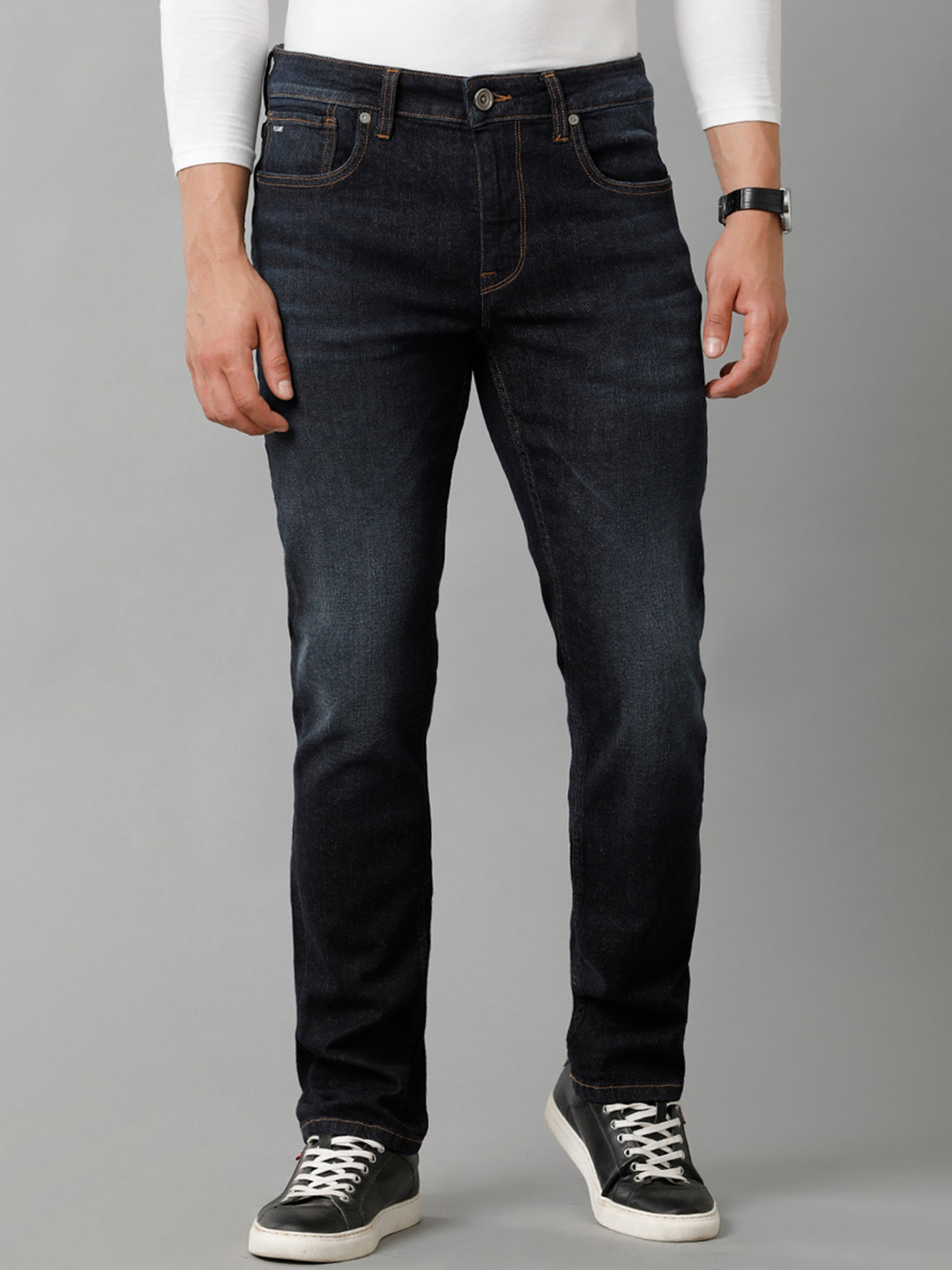 Buy Voi Jeans Men Slim Fit Clean Look Whiskers & Chevrons Light Fade ...