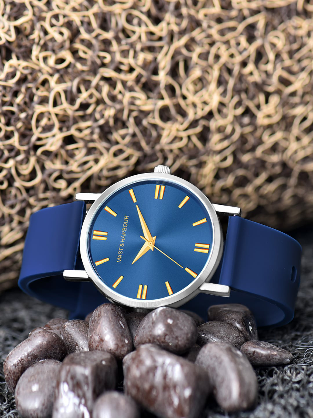 Buy Mast & Harbour Men Textured Straps Analogue Watch HOBMH 240 BL ...