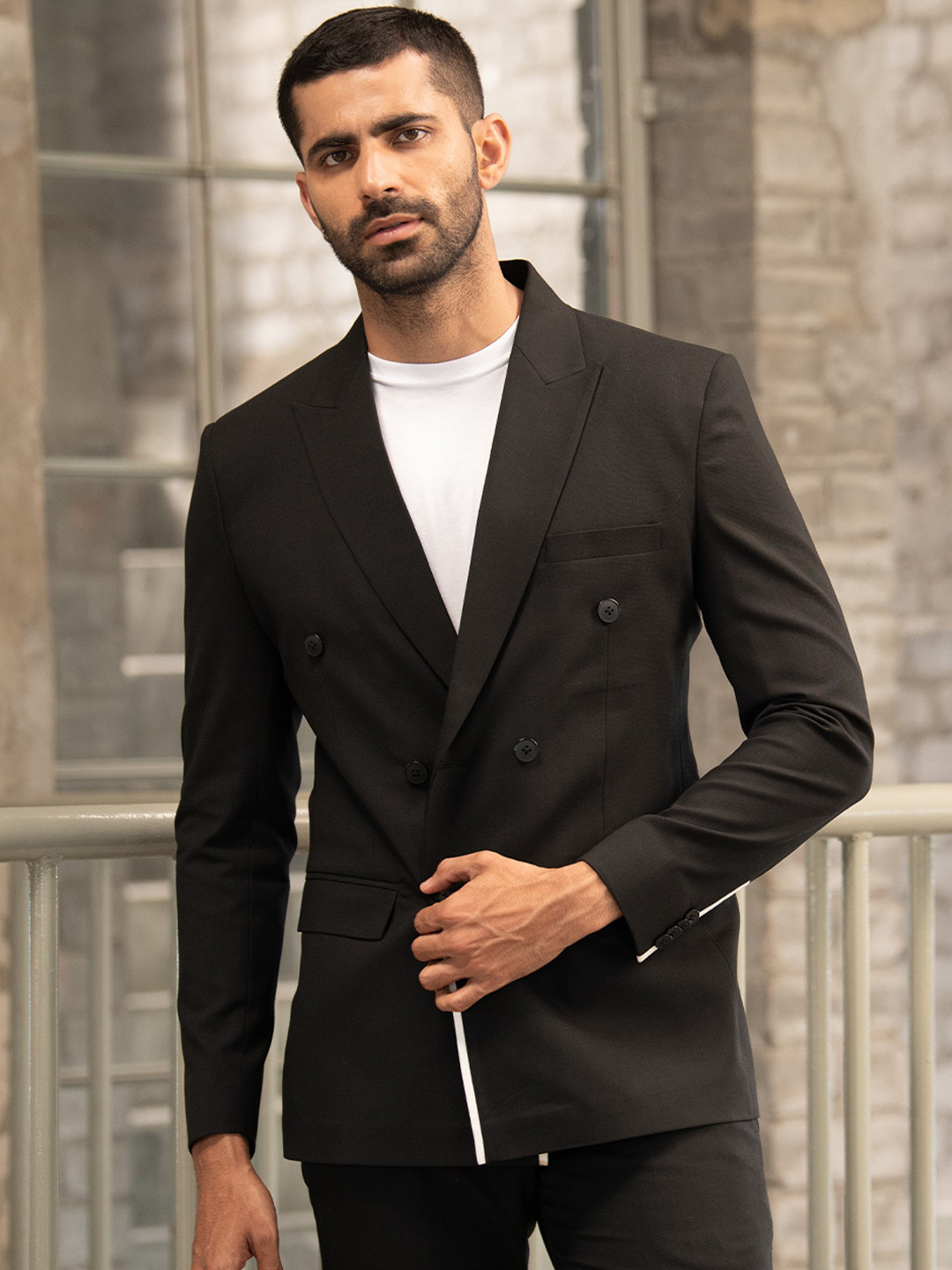 Buy MR BUTTON Slim Fit Peaked Lapel Collar Single Breasted Casual ...