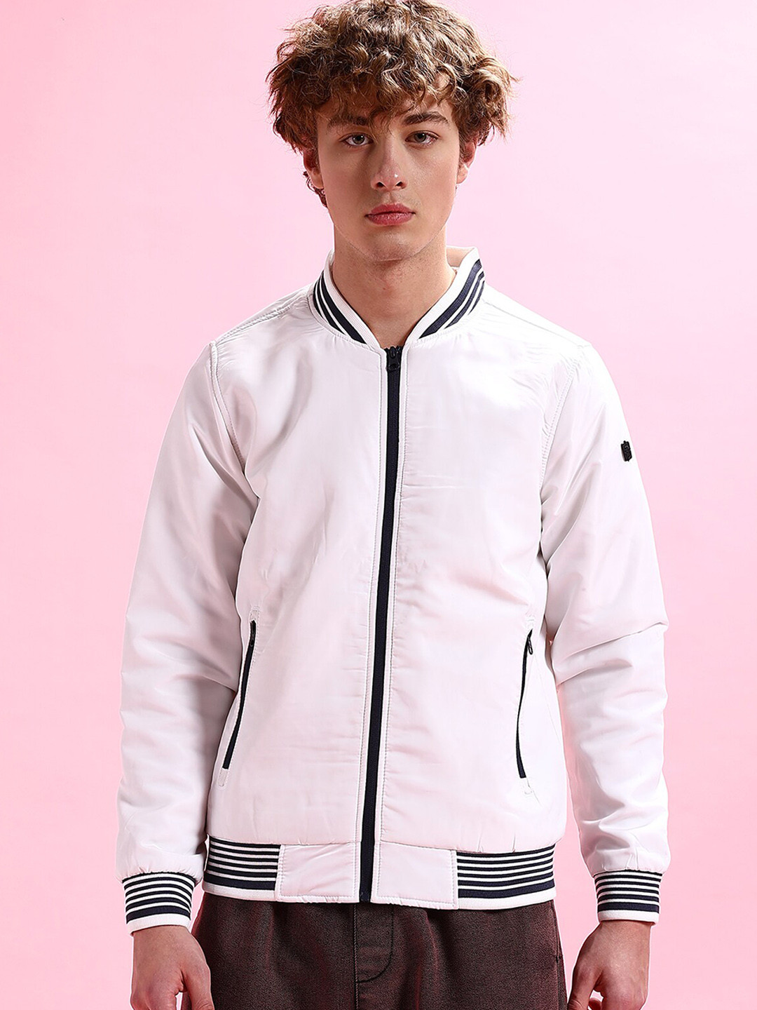 Buy The Indian Garage Co Men White Geometric Colourblocked Longline ...