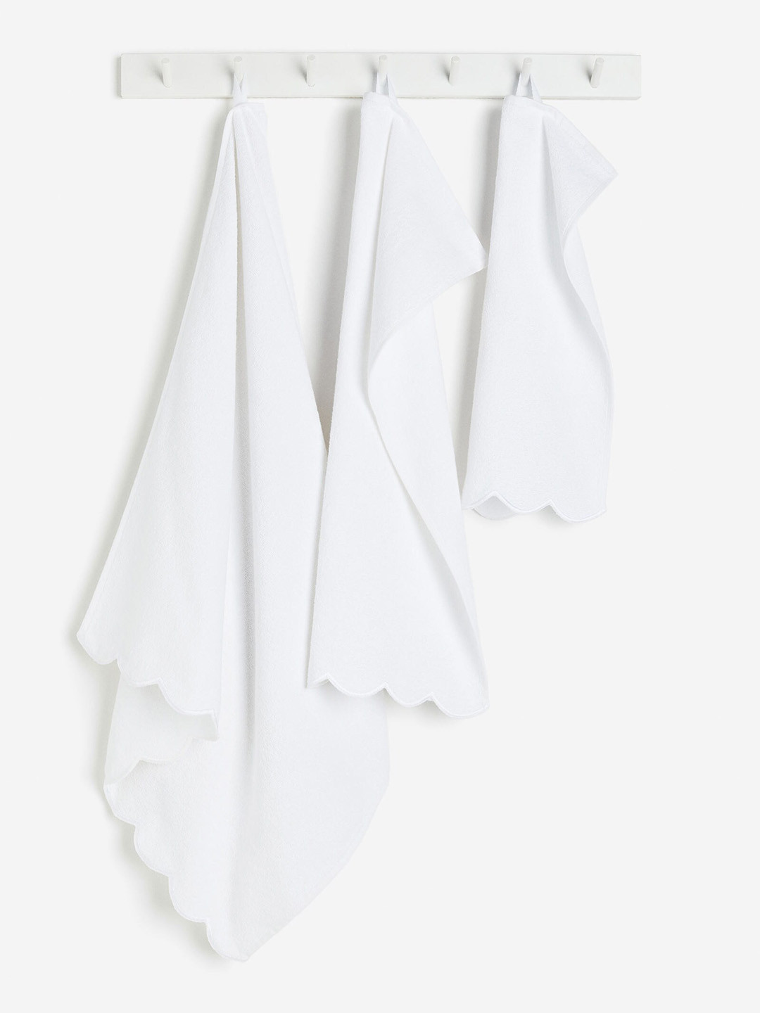 Buy H&M White Pure Cotton Scalloped Edge Guest Towel - Bath Towels for ...