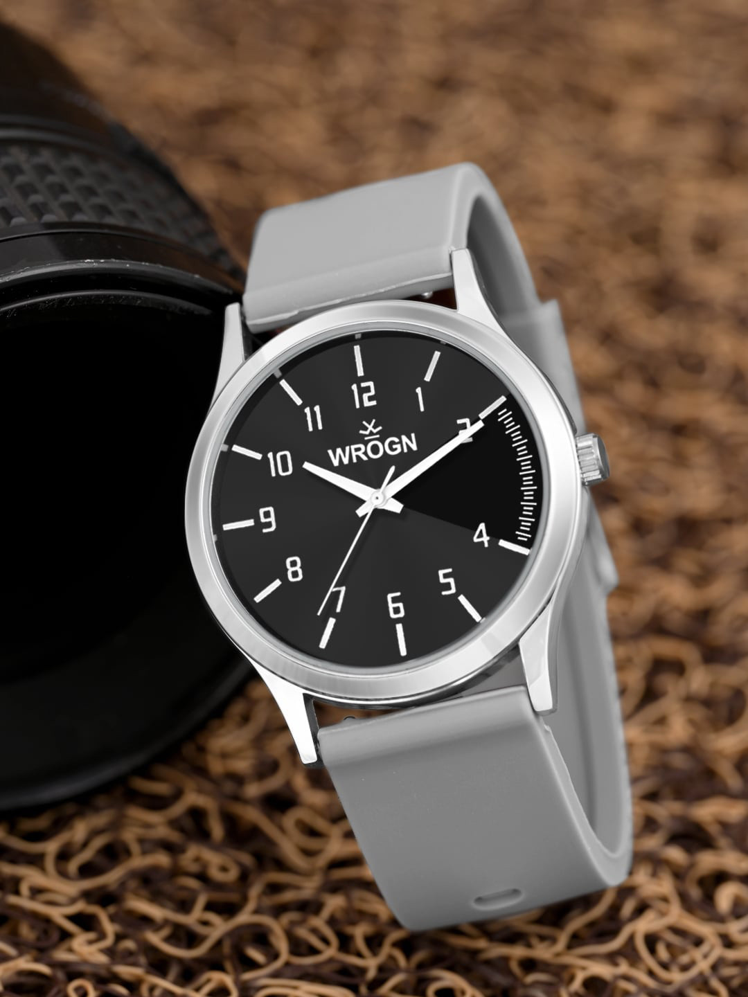 Buy WROGN Men Round Shape Water Resistant Analogue Watch HOBWRG0407 ...