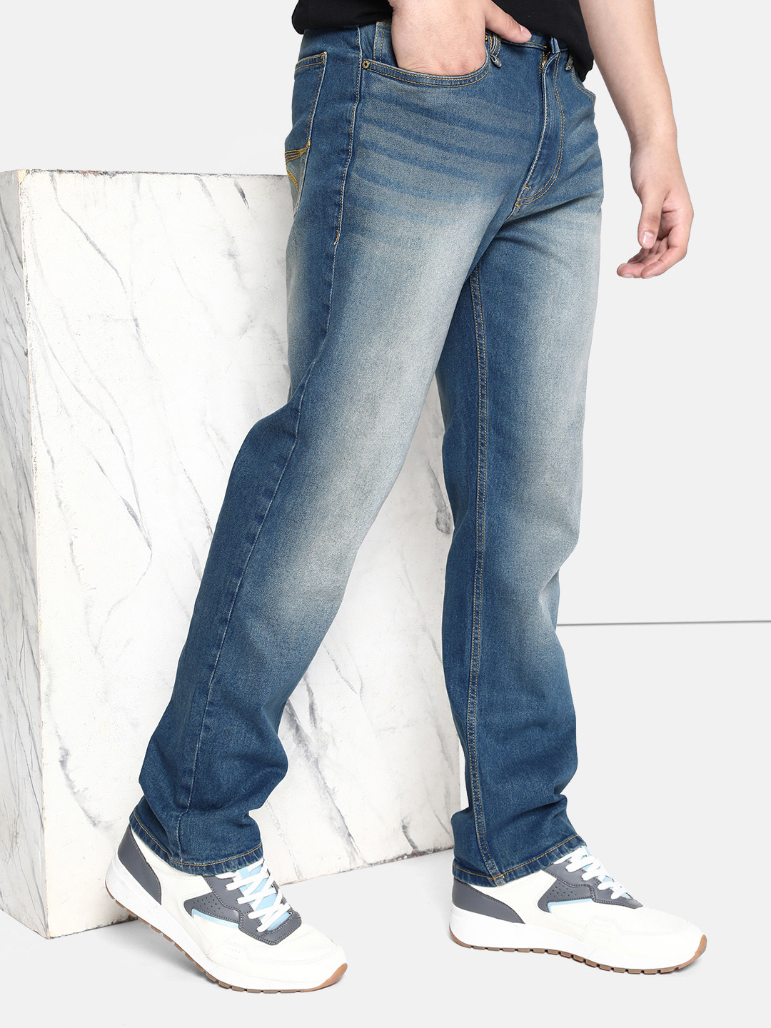 Buy The Roadster Life Co. Men Mid Rise Light Fade Stretchable Jeans ...