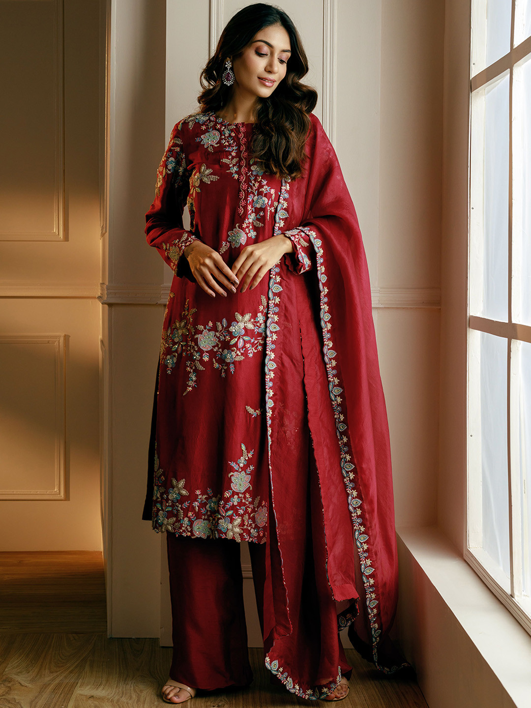 Buy NEHHA NHATA Floral Embroidered Thread Work Pure Silk Kurta With ...