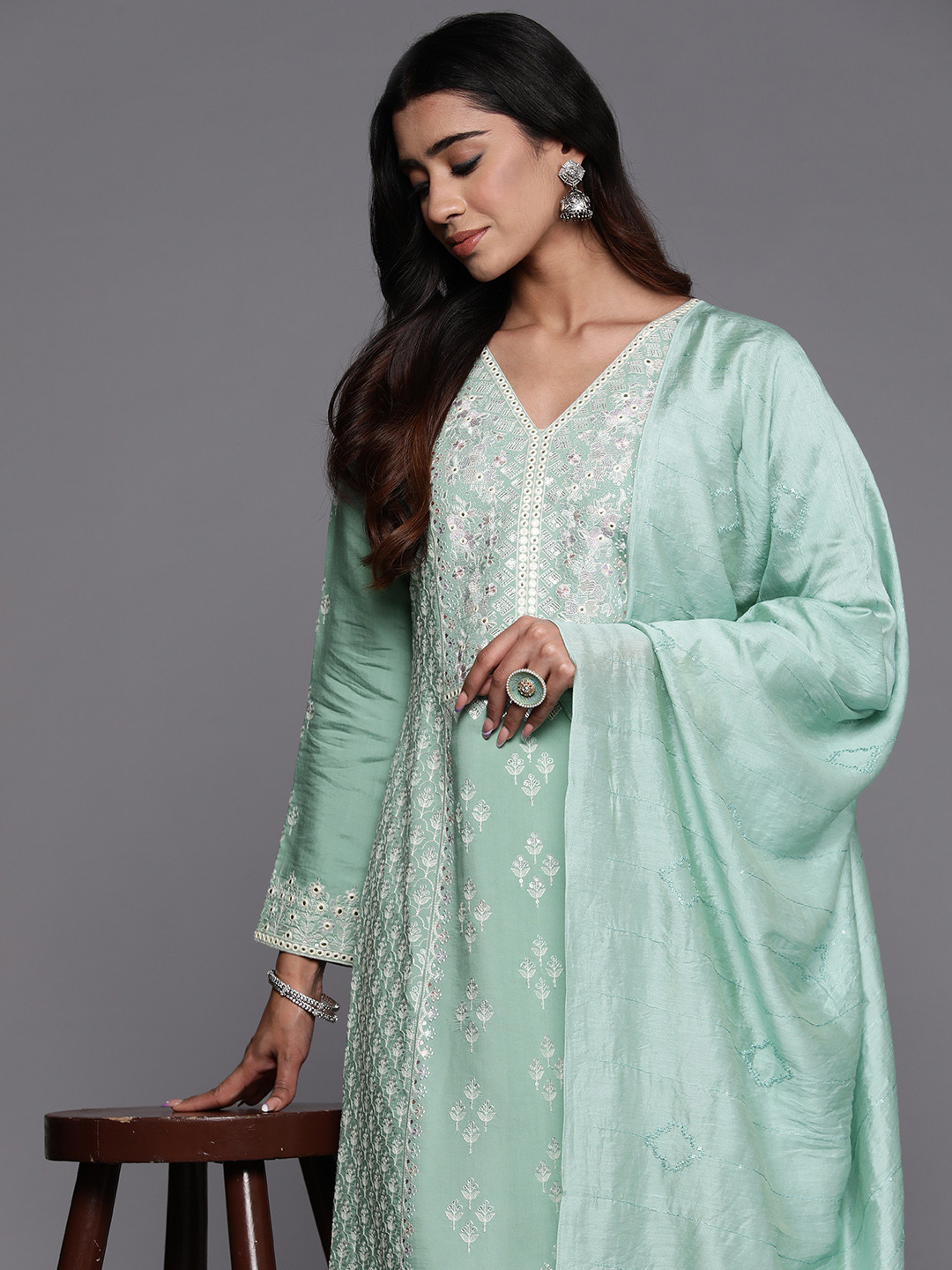 Buy Libas Art Women Floral Embroidered Panelled Thread Work Kurta With ...