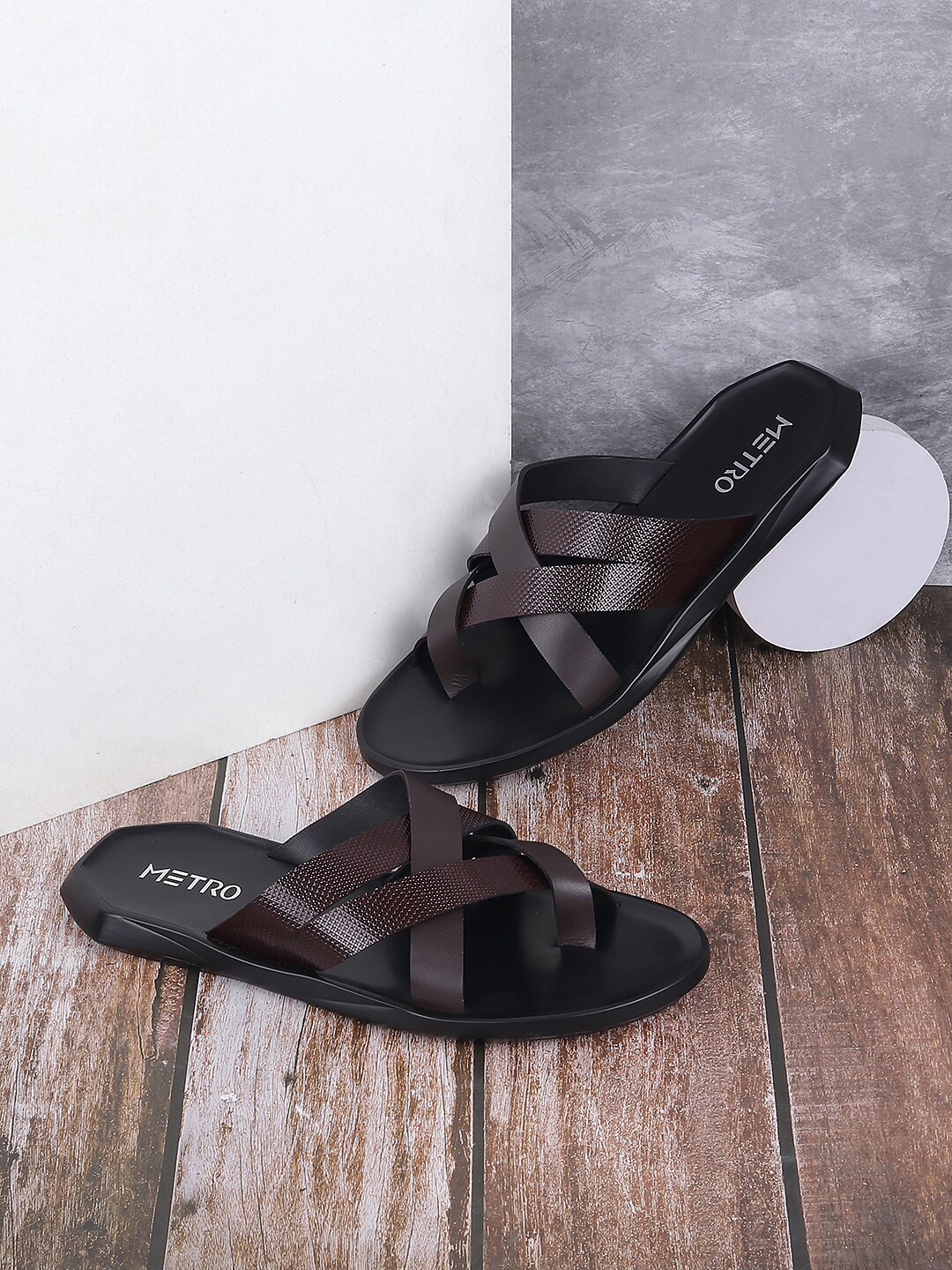 Buy Metro Men Leather Comfort Sandals - Sandals for Men 25855996 | Myntra