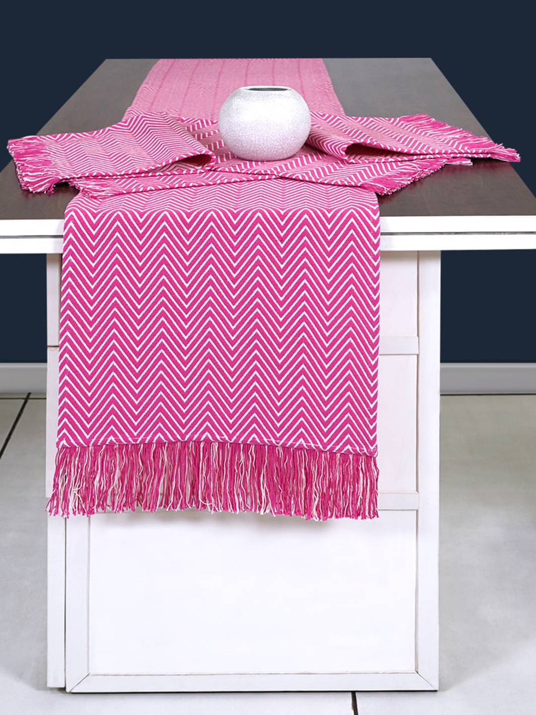 Buy Ode & Cleo Pink 7 Pieces Intricate Texture Design Table Runner With ...