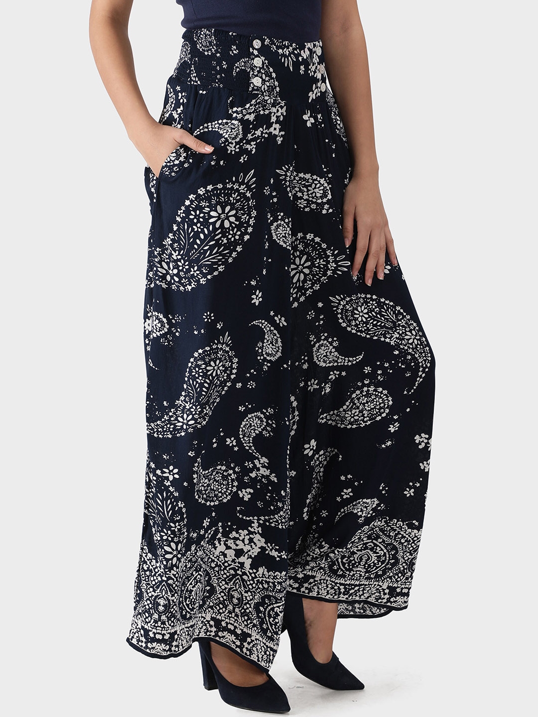 Buy DEBONATELLA Ethnic Motifs Printed Flared Palazzo - Palazzos for ... Buy DEBONATELLA Ethnic Motifs Printed Flared Palazzo - Palazzos for ...