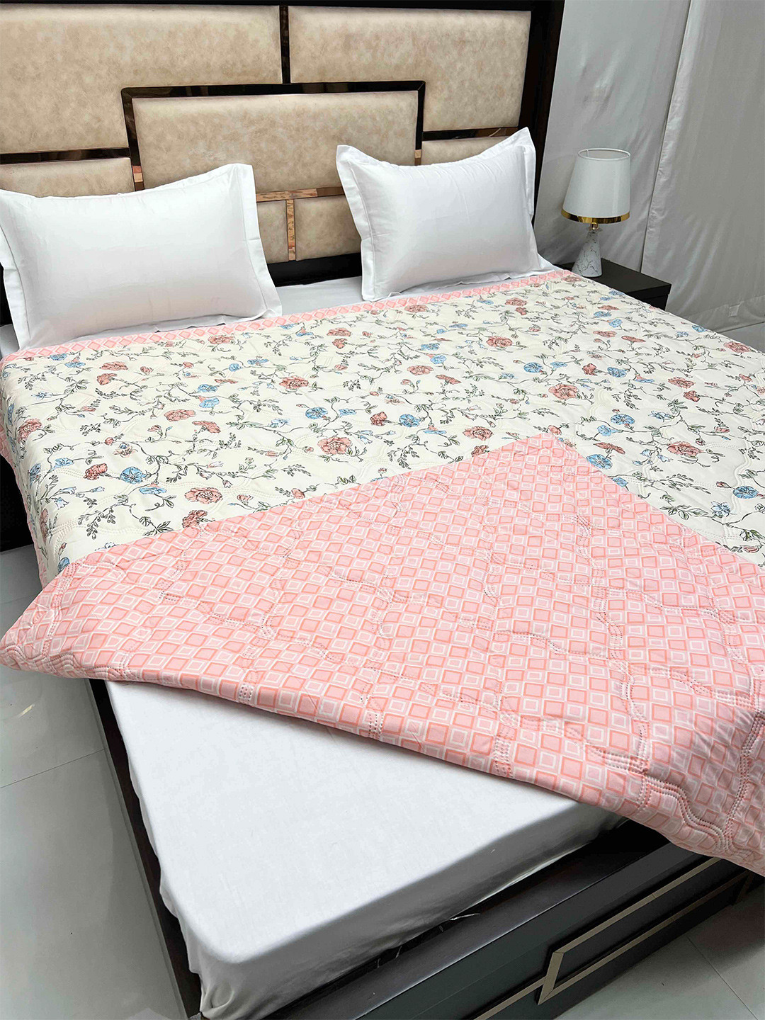 Buy Pure Decor Doze White & Peach Floral AC Room 300 GSM Reversible ...