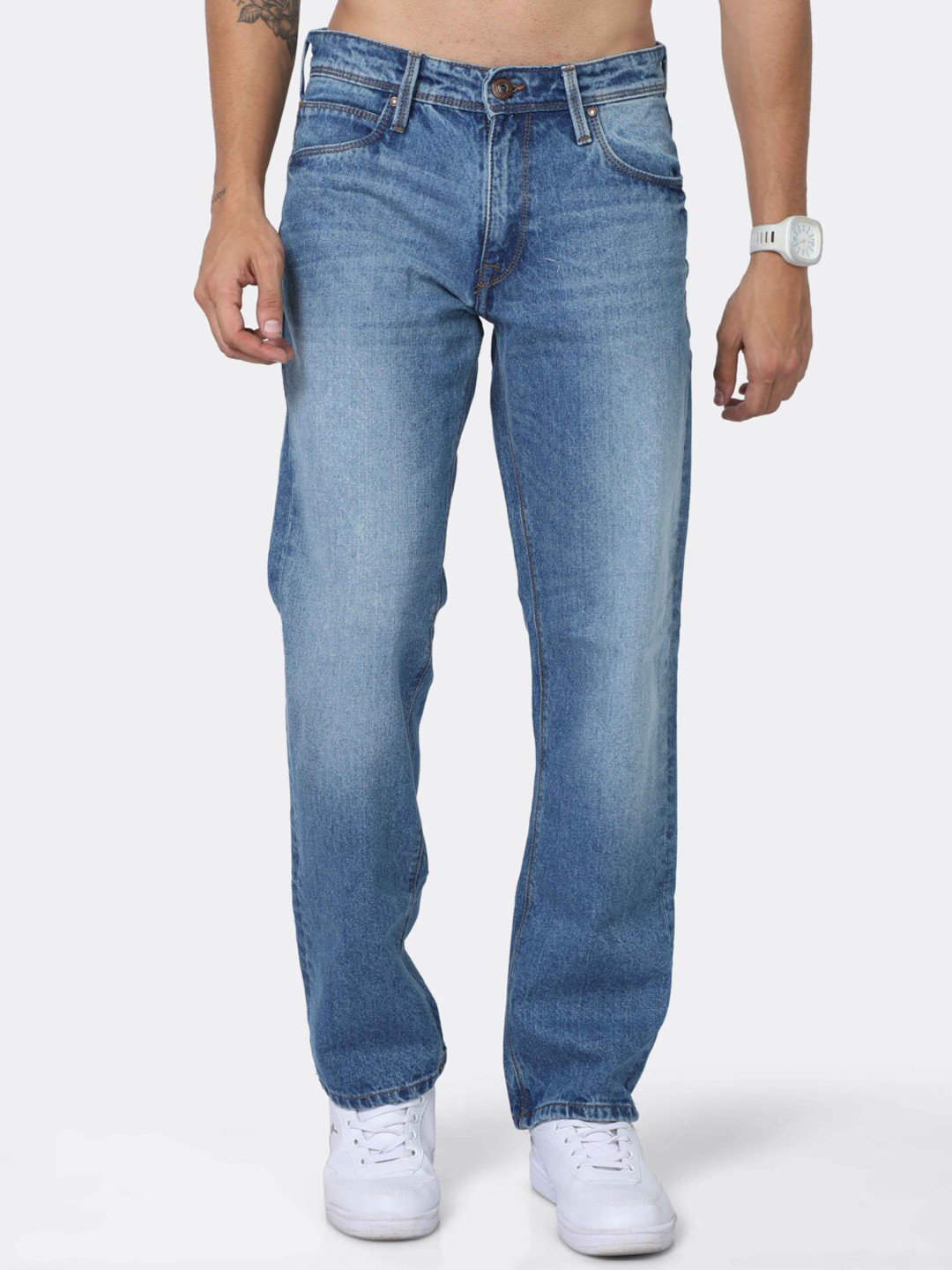 Buy BADMAASH Men Blue Jean Relaxed Fit Light Fade Stretchable Cotton ...