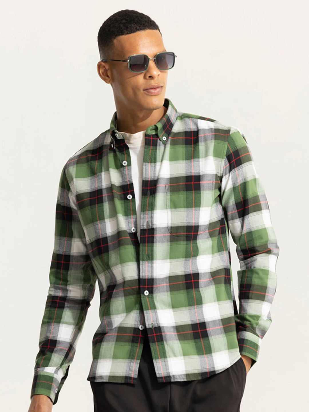 Buy Snitch Green & White Classic Fit Slim Fit Tartan Checked Cotton ...