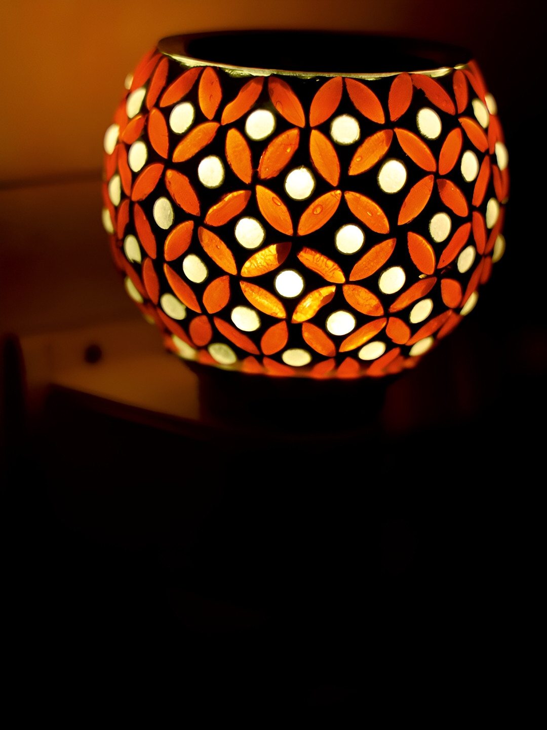 Buy Gojeeva White & Red Camphor Diffuser Glass With Switch And Lamp ...