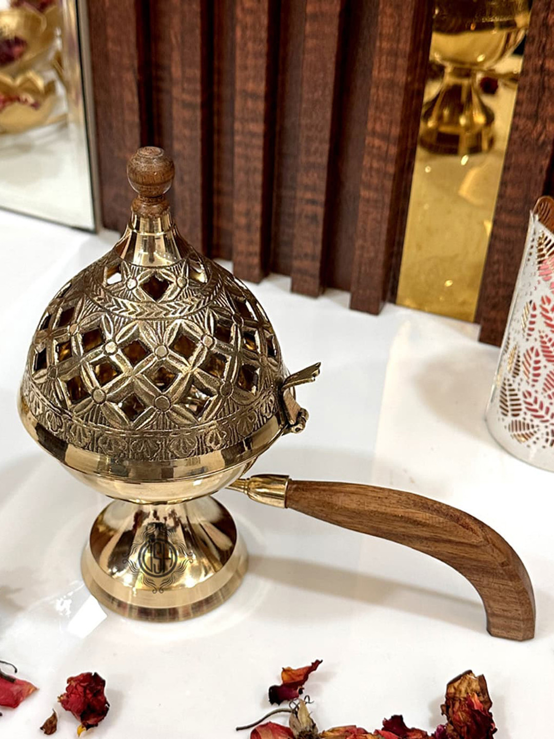 Buy DSH Crafting Your Curiosity Brown & Gold Toned Brass Doop Dani With ...