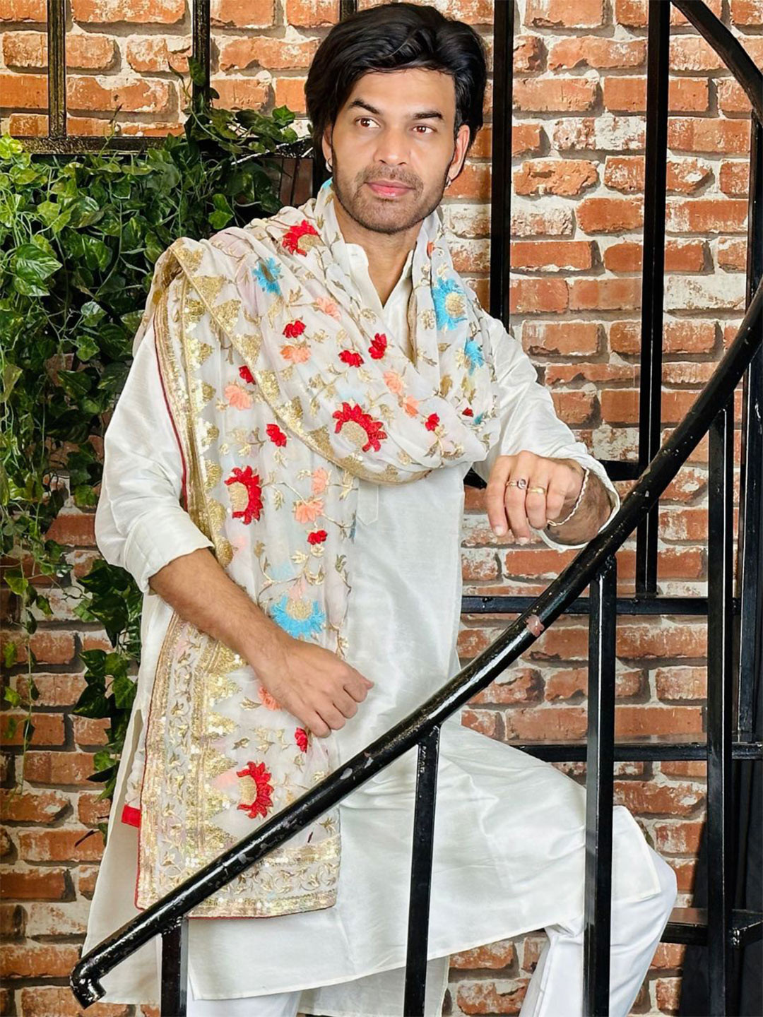 Buy Dupatta Bazaar Men White & Gold Toned Embroidered Dupatta With ...