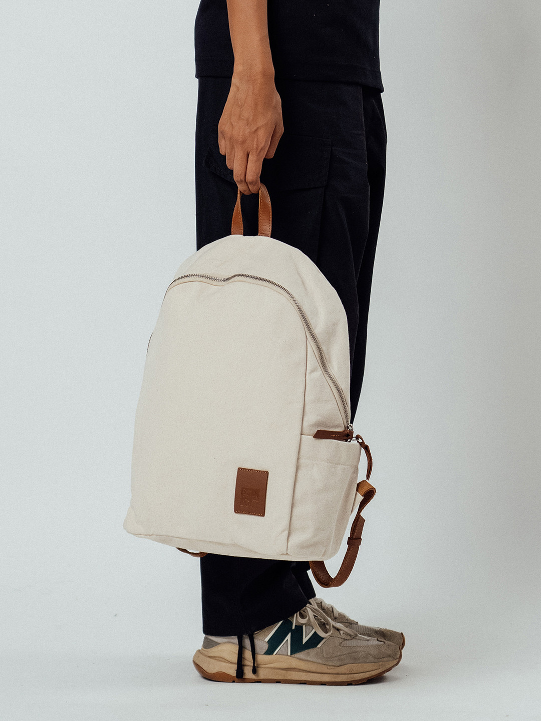 Buy DailyObjects Unisex Pedal Daypack Backpack With Compression Straps ...