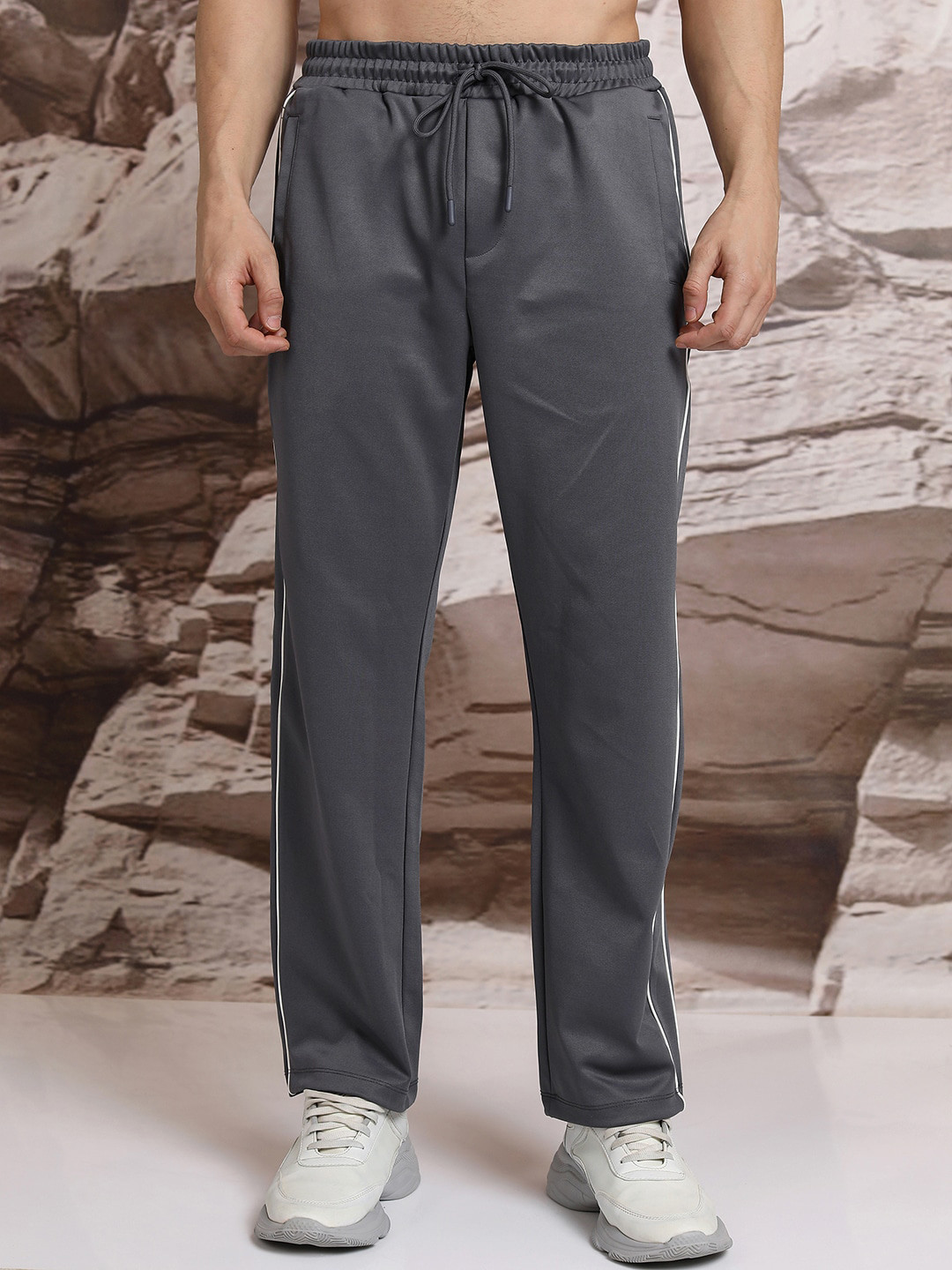 Buy HIGHLANDER Men Grey Relaxed Fit Mid Rise Track Pant - Track Pants ...