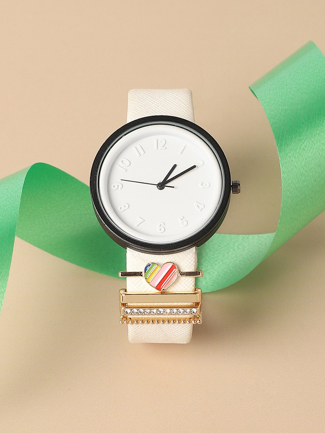 Buy HAUTE SAUCE By Campus Sutra Round Analogue Watch With Rainbow Heart ...