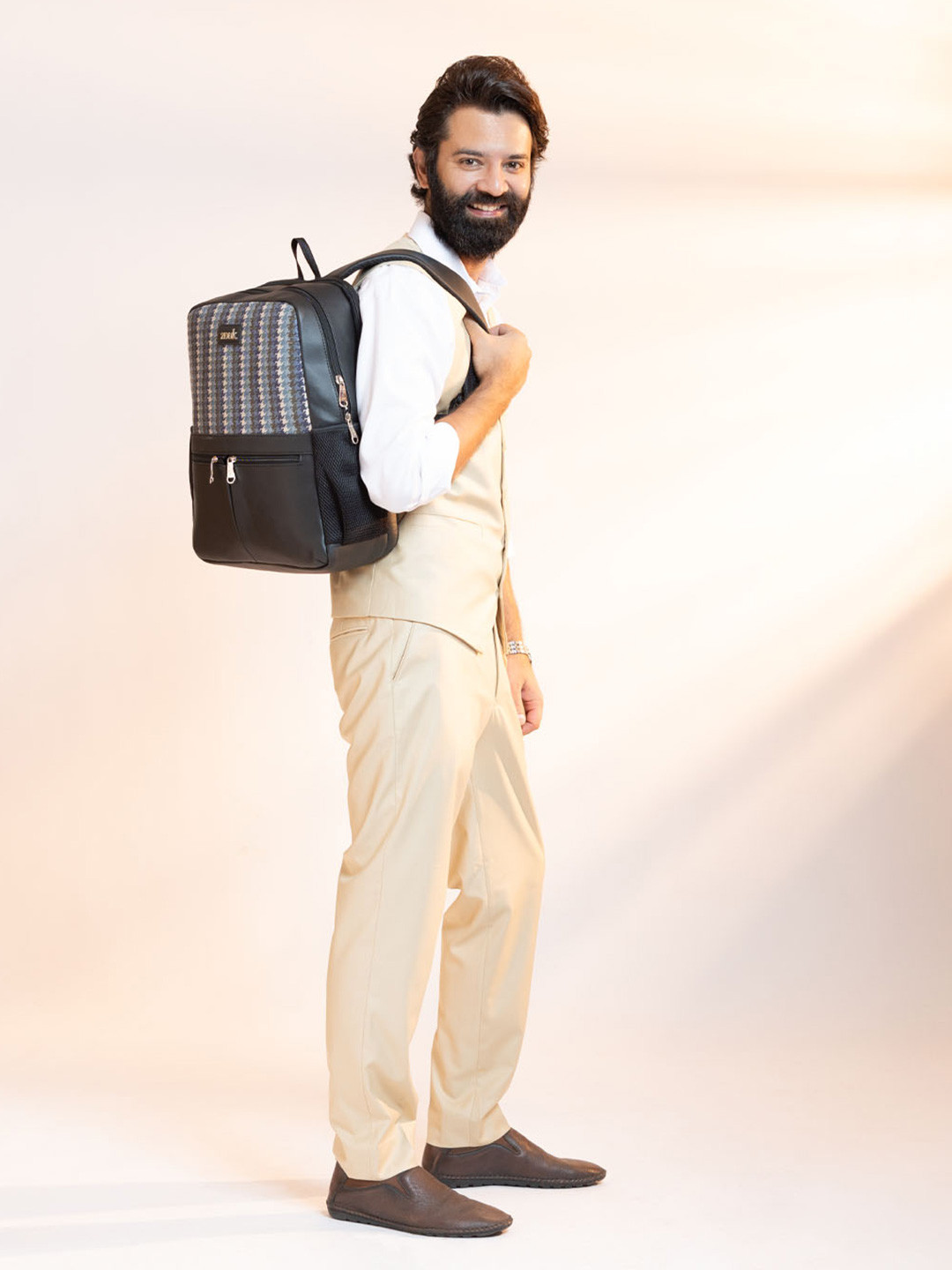 Buy ZOUK Bombay Houndstooth Printed Backpack With Compression Straps Up ...