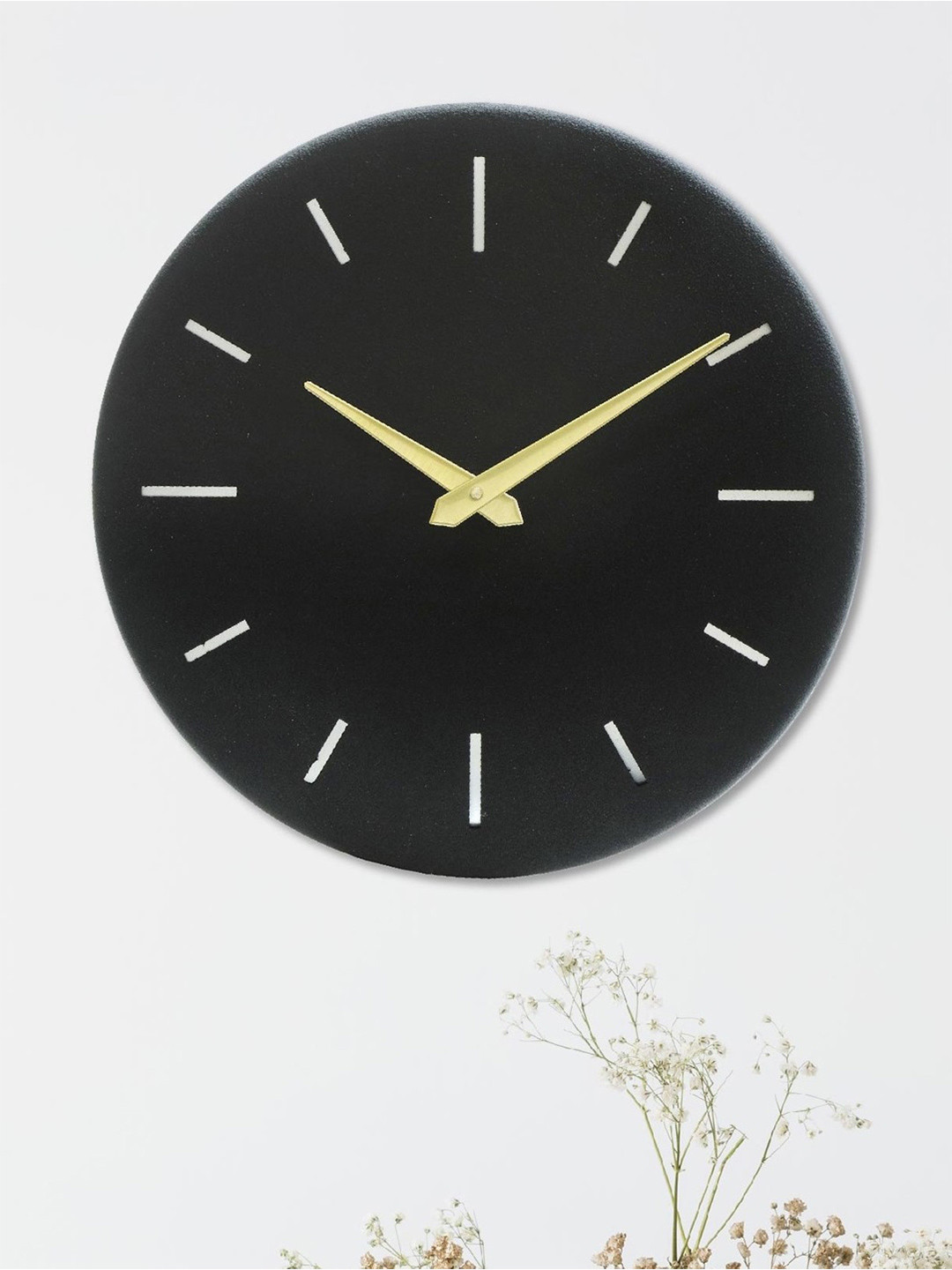 Buy Cocovey Homes Black Round Shaped Analogue Contemporary Metal Wall ...