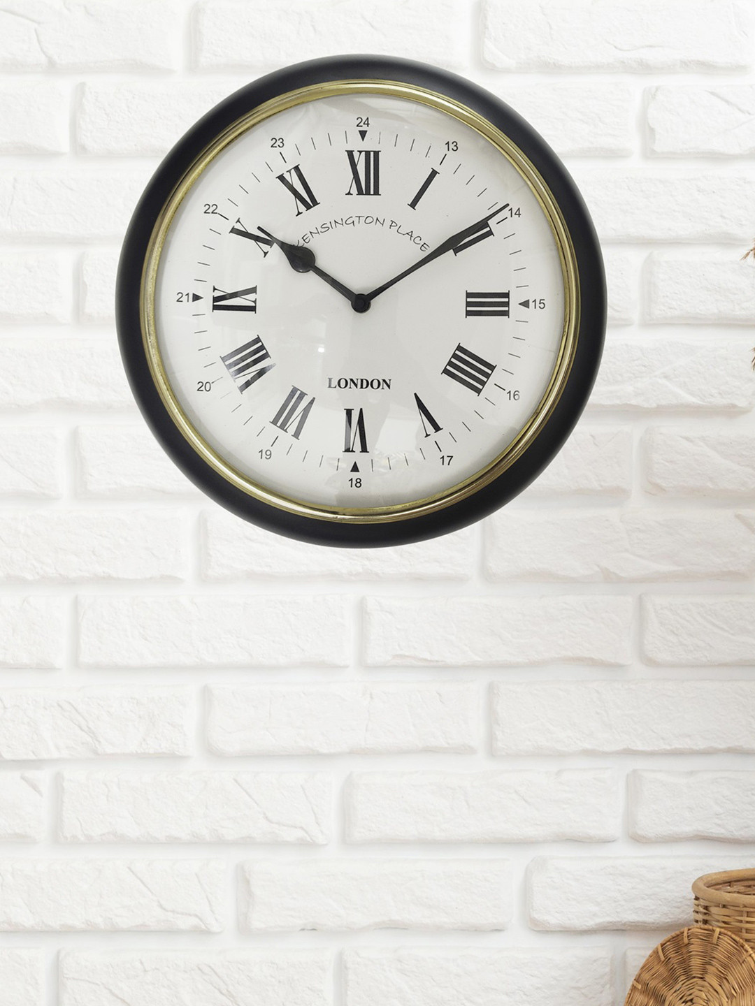 Buy Cocovey Homes Black & White Round Shaped Analogue Contemporary ...