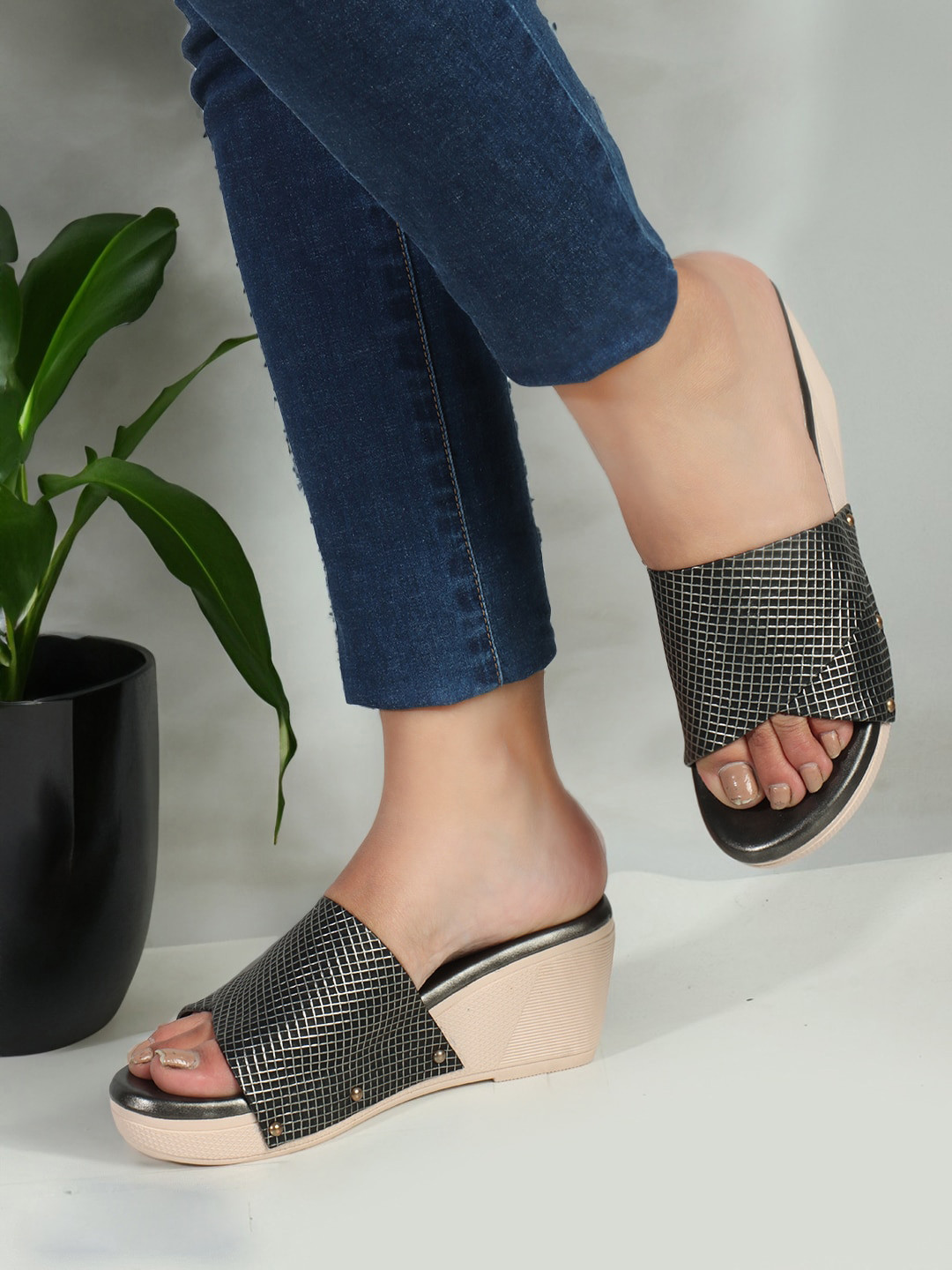 Buy ICONICS Printed Open Toe Wedge - Heels for Women 26658136 | Myntra