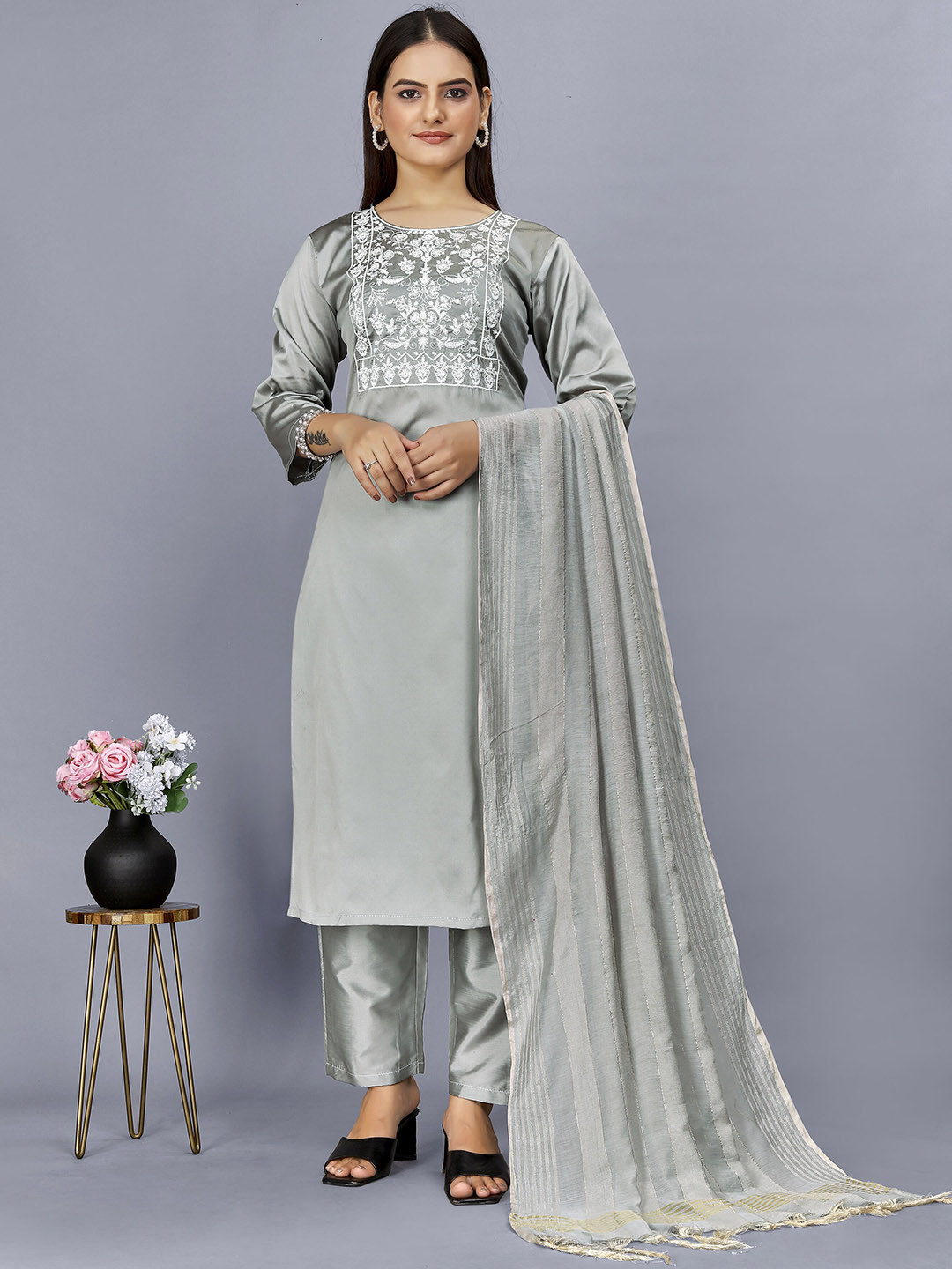 Buy AMRUTVARSHA CREATION Embroidered Thread Work Round Neck Kurta With ...