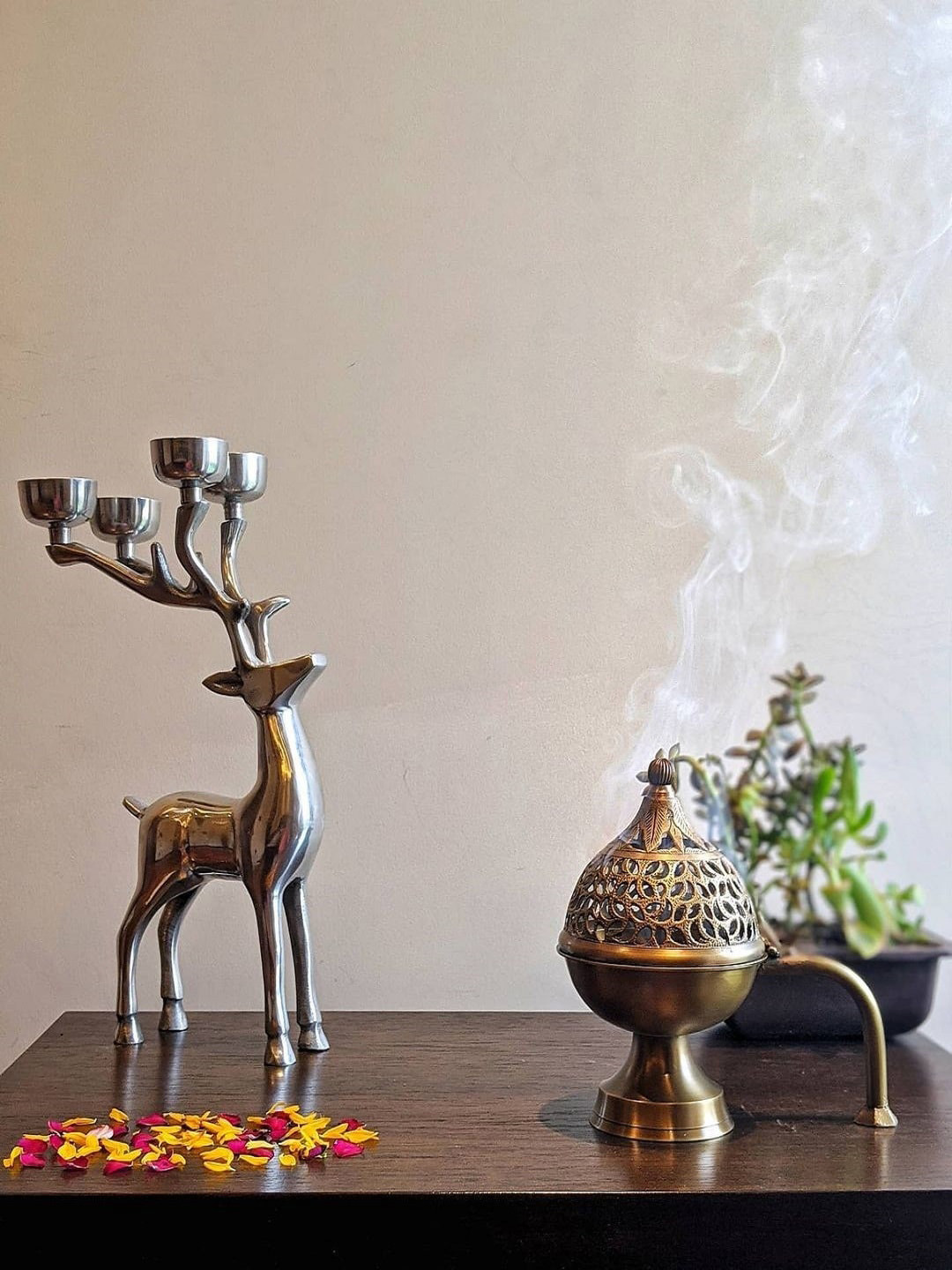 Buy Ritualistic Gold Toned Textured Brass Aroma Oil Diffuser With Hand ...